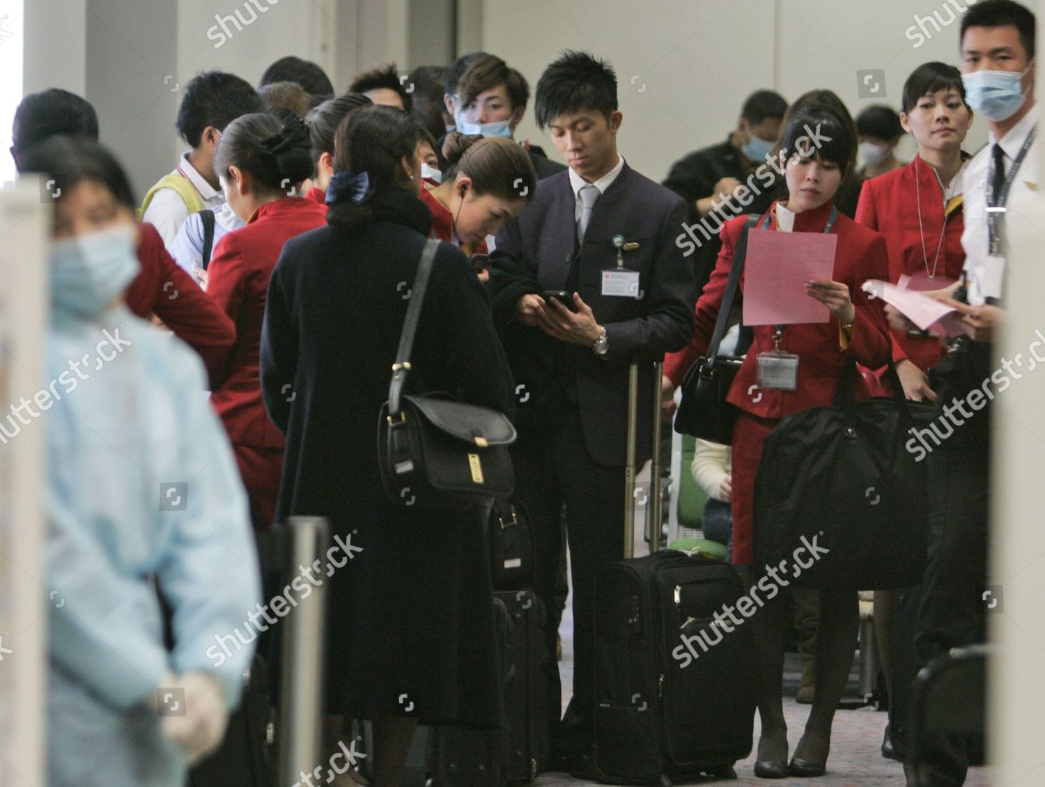 Cathay Pacific Flight Crew Flights Ariving Editorial Stock Photo ...