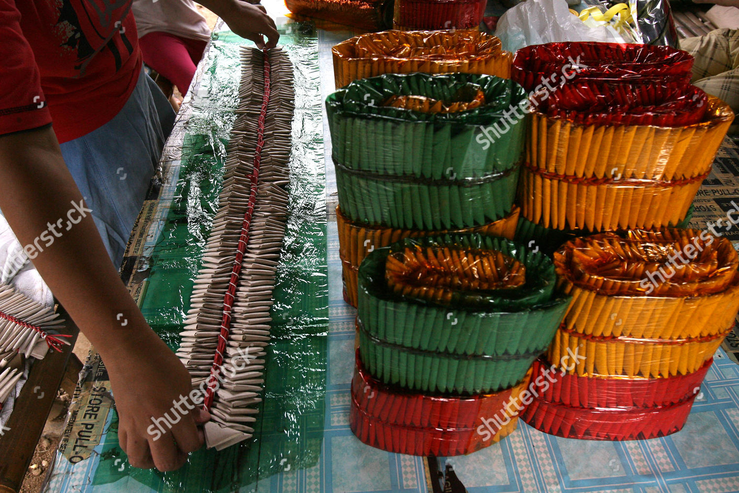 Filipina Making Firecrackers Bulacan North Manila Editorial Stock Photo ...