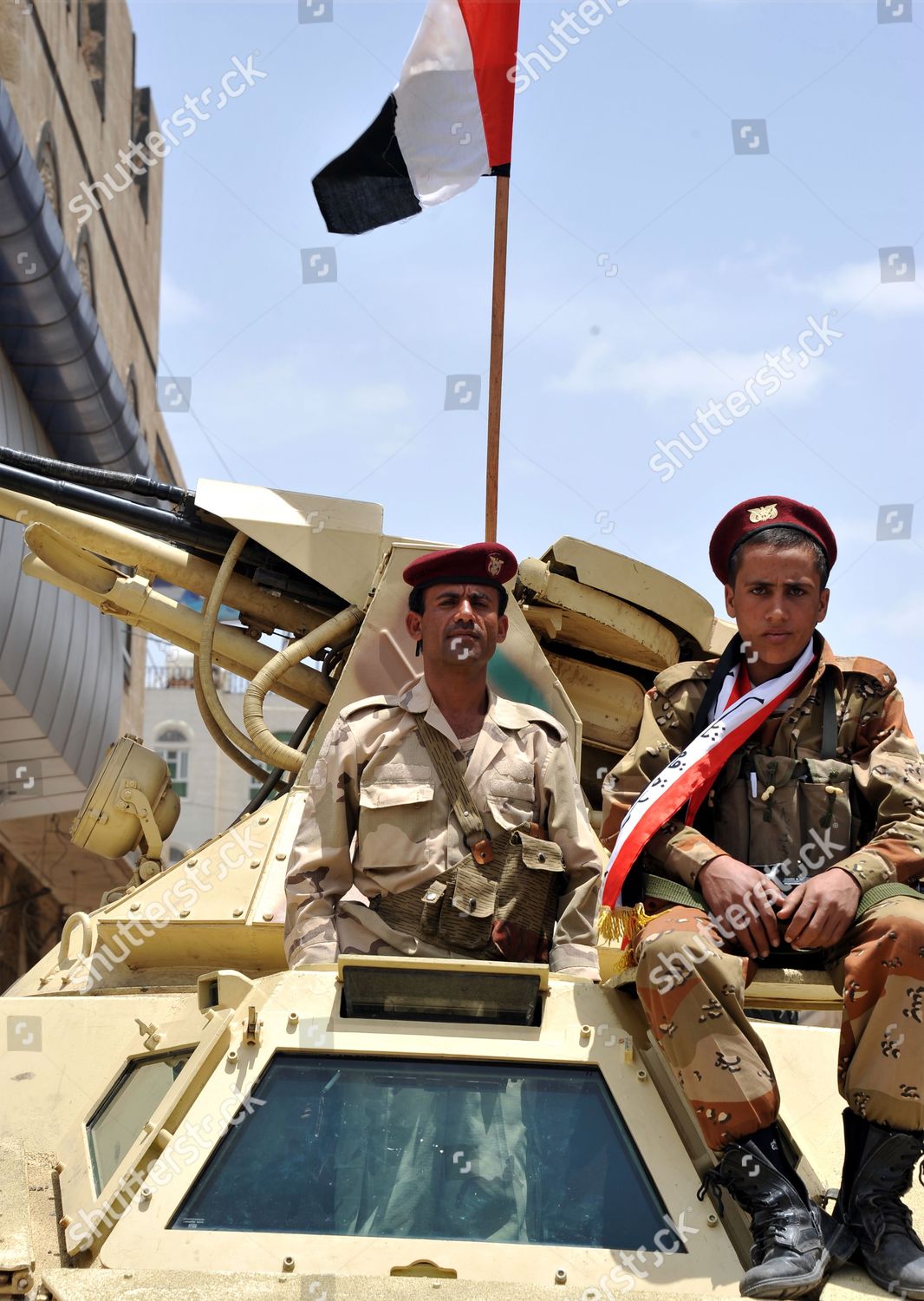 Yemeni Soldiers On Army Troop Carrier Editorial Stock Photo - Stock ...