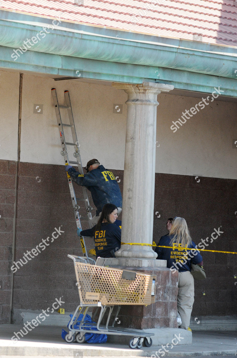 Police Fbi Continue Investigate Shooting Shopping Editorial Stock Photo ...