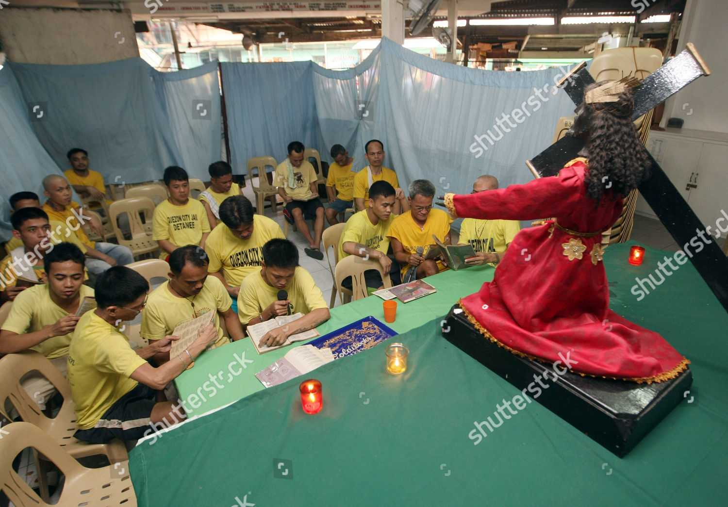 Filipino Prison Inmates Conduct Reading Pabasa Editorial Stock Photo ...