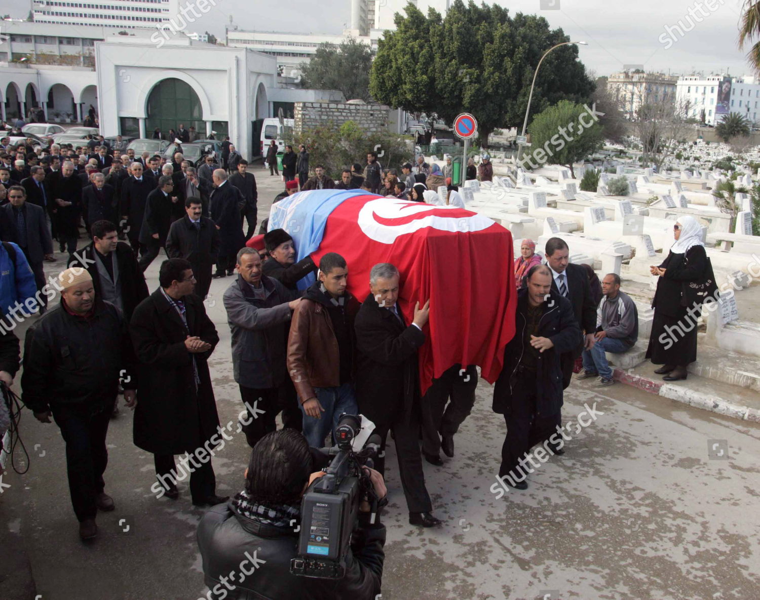Large Crowd Mourners Follow Coffin Special Editorial Stock Photo ...
