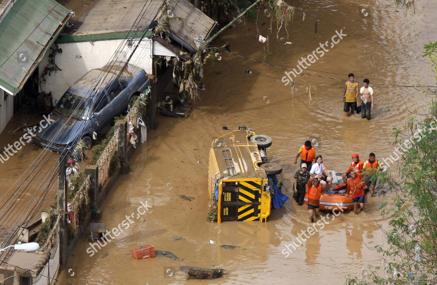 Filipino Rescues Transport Stranded Flood Victims Editorial Stock Photo ...
