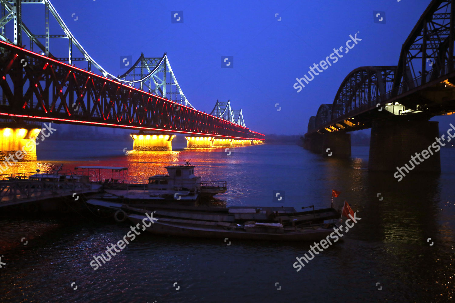 Sinokorean Friendship Bridge L Connecting Sinuiju Editorial Stock Photo ...