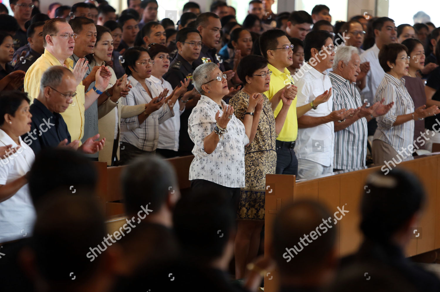 Filipinos Sing Hymns During Holy Mass Editorial Stock Photo - Stock ...