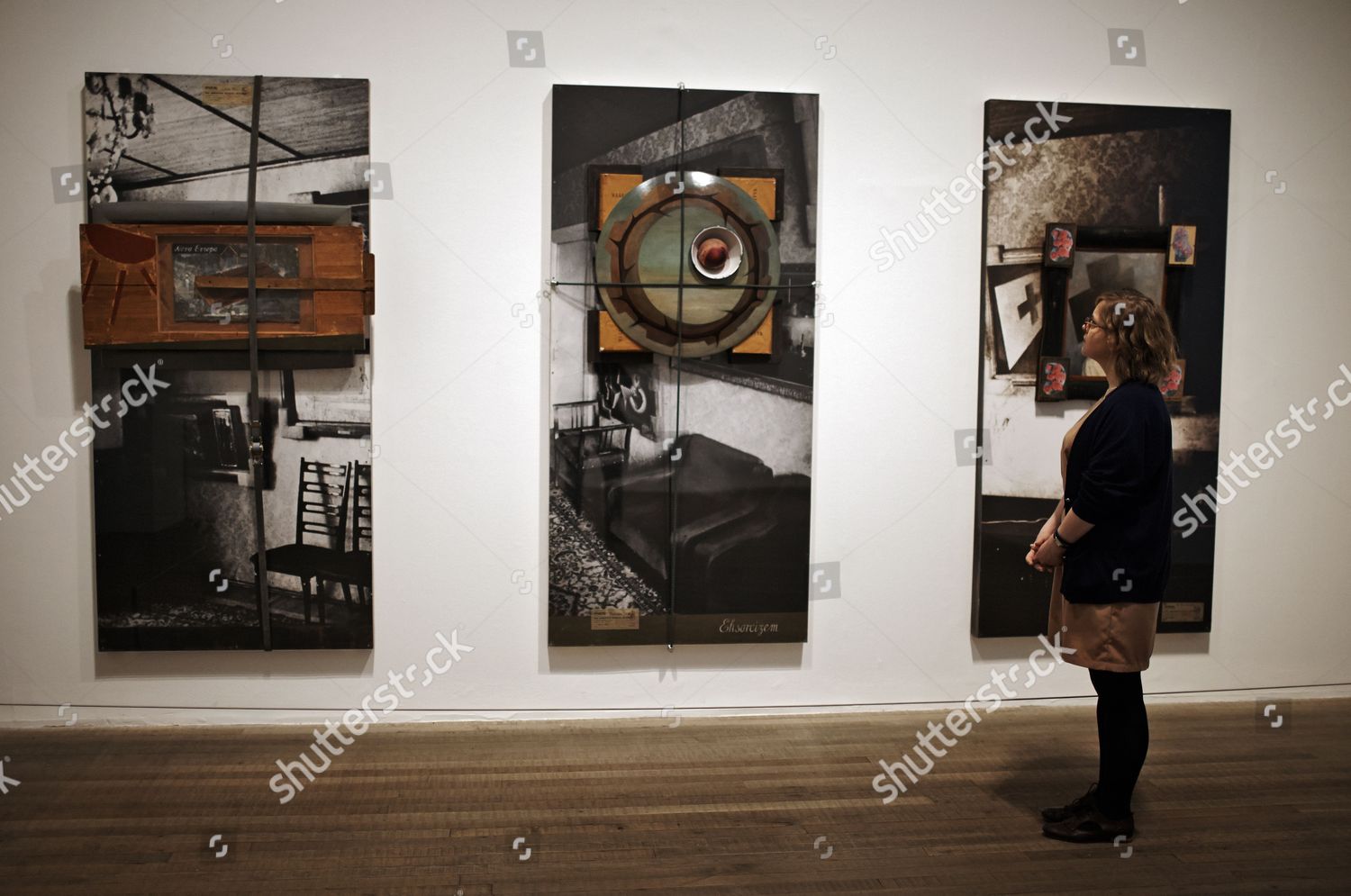 Tate Modern Museum Staff Looks Artwork Editorial Stock Photo - Stock ...