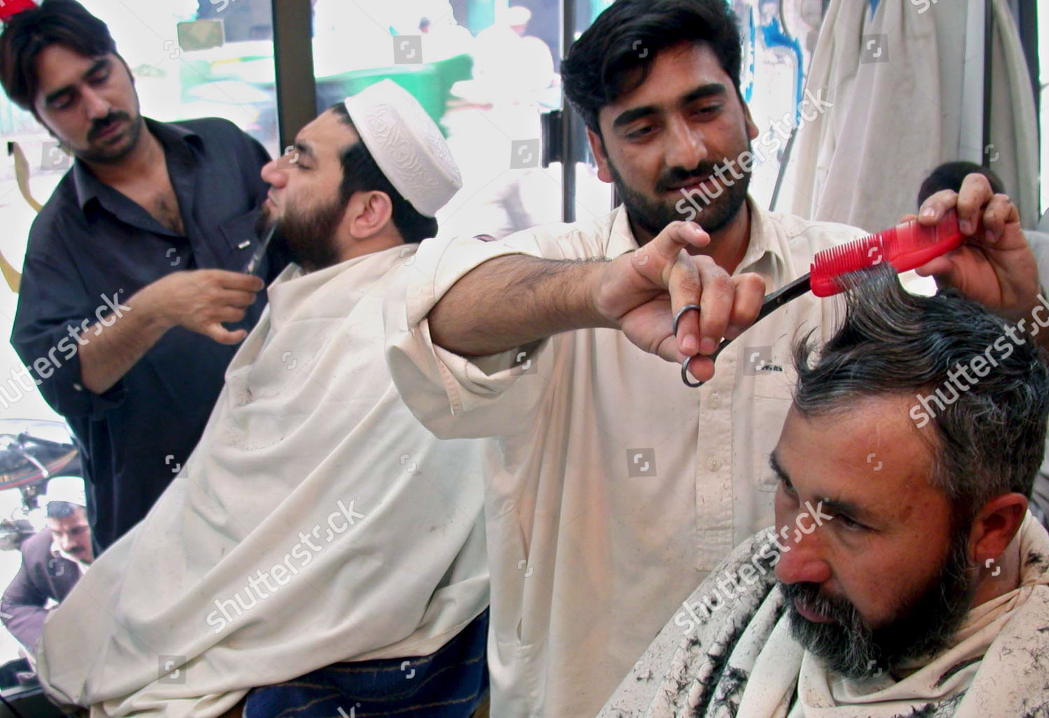 Pakistani Barber Cuts Head Customer Peshawar Editorial Stock Photo ...