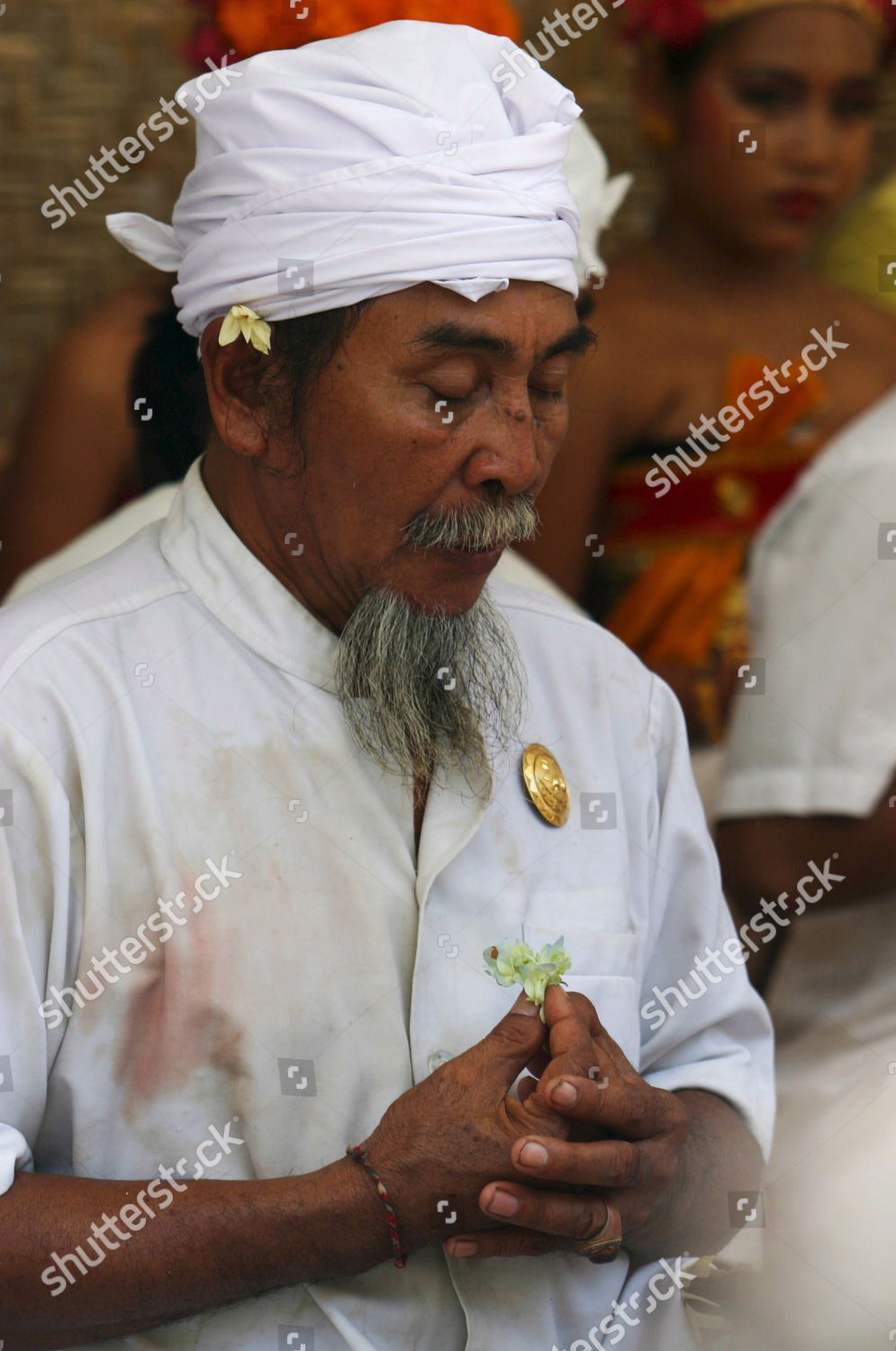 Balinese Priest Prays During Purification Ceremony Editorial Stock ...
