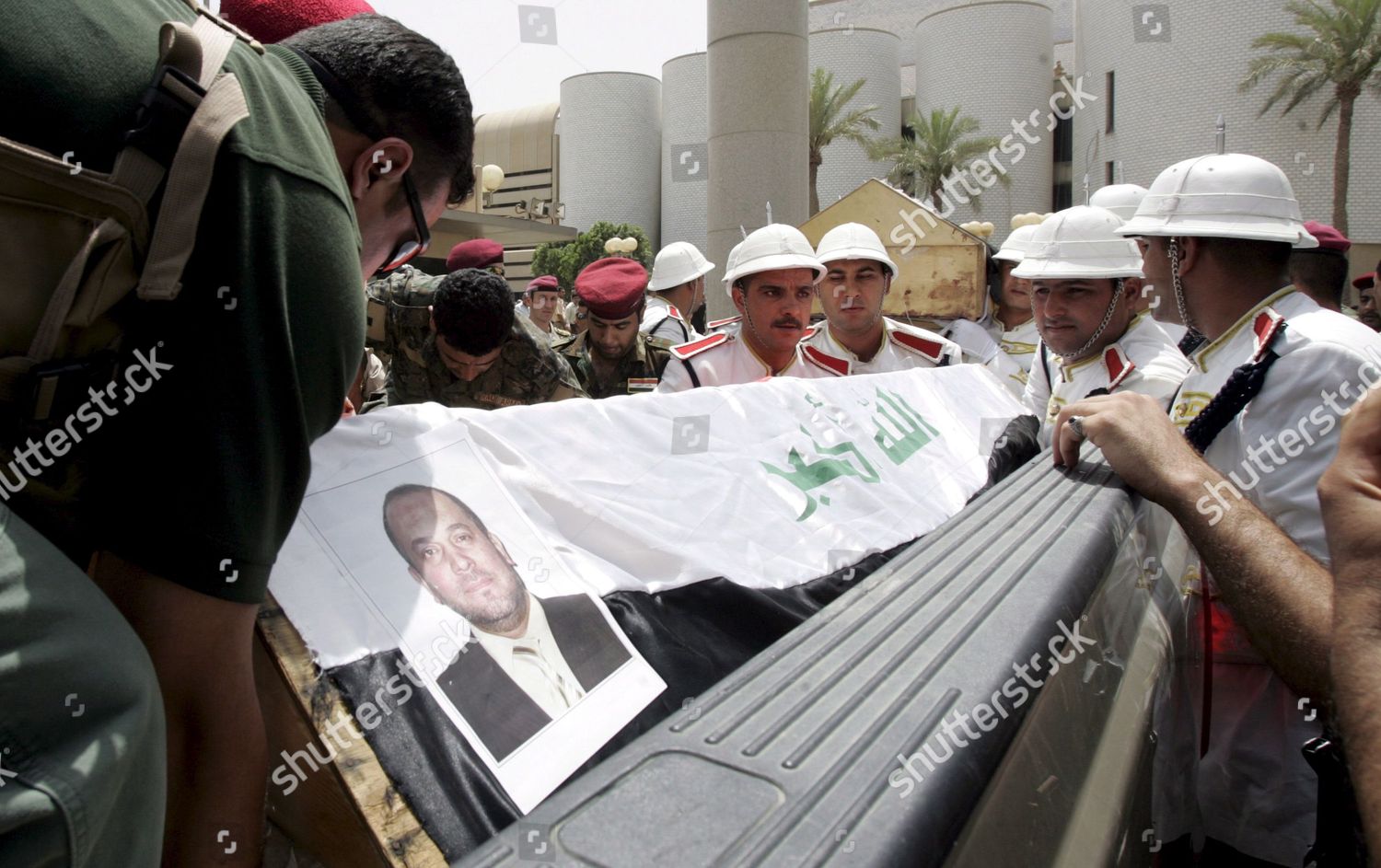 Iraqi Honor Guards Carry Coffin Member Editorial Stock Photo - Stock ...