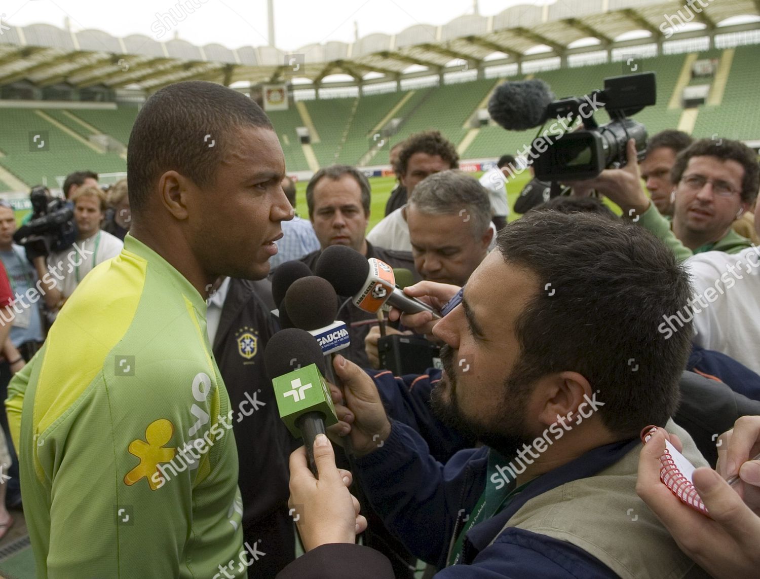 Brazilian Goalkeeper Dida Ac Milan Talks Editorial Stock Photo - Stock ...