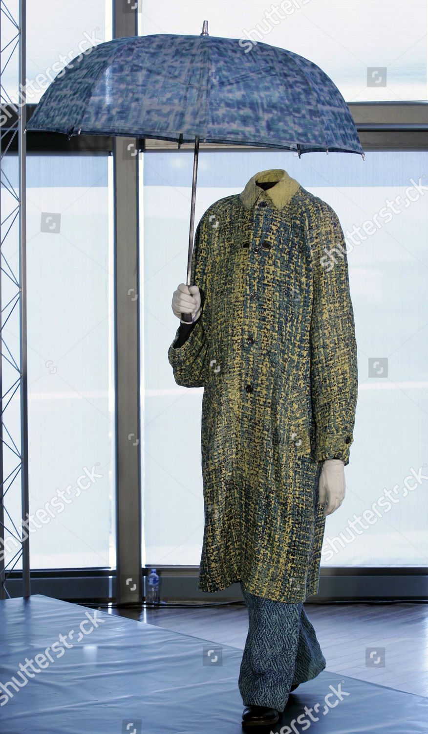 Cirque Du Soleil Character Quidam Performs Editorial Stock Photo ...