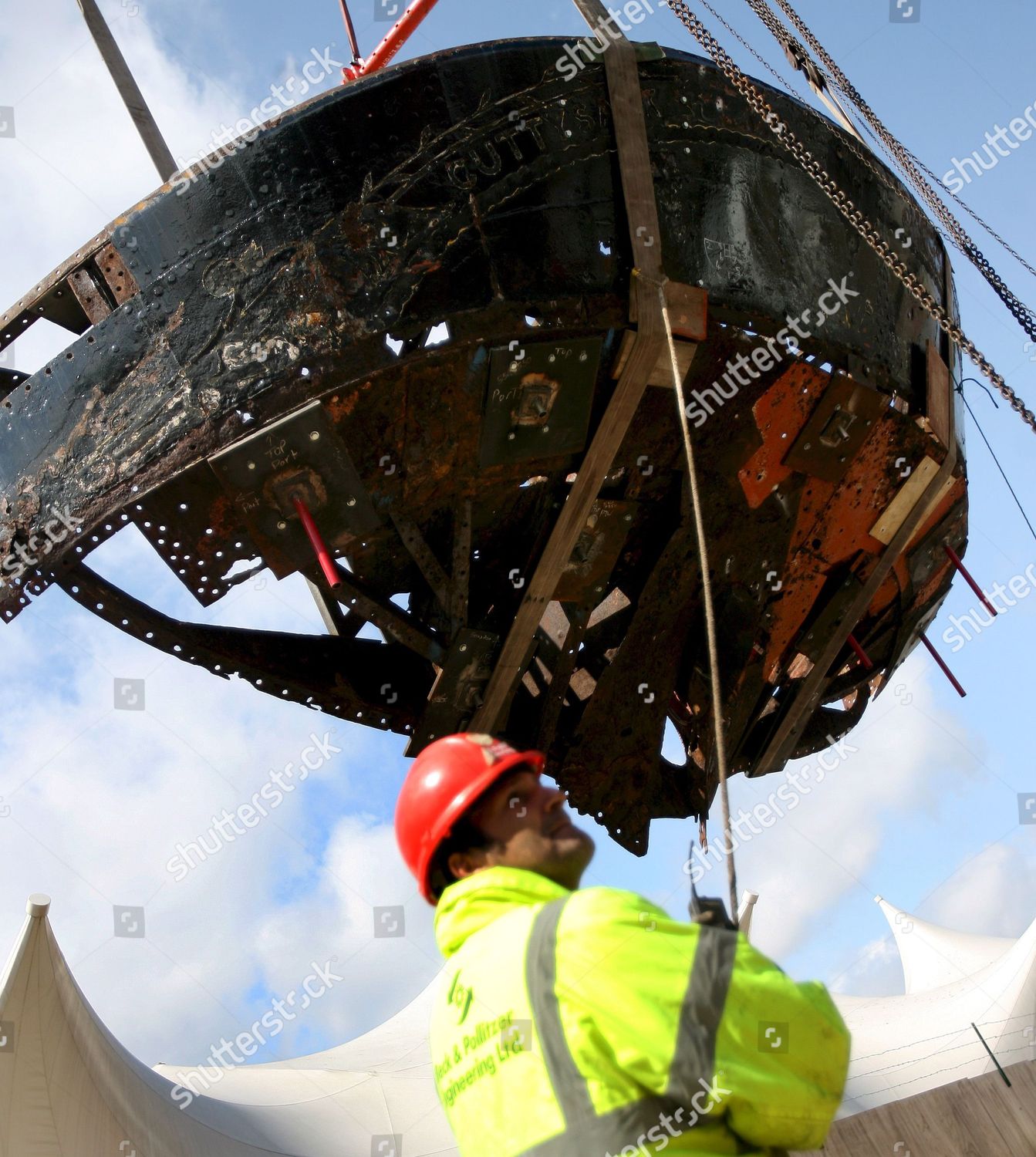 Worker Helps Remove Counter Stern Cutty Editorial Stock Photo - Stock ...