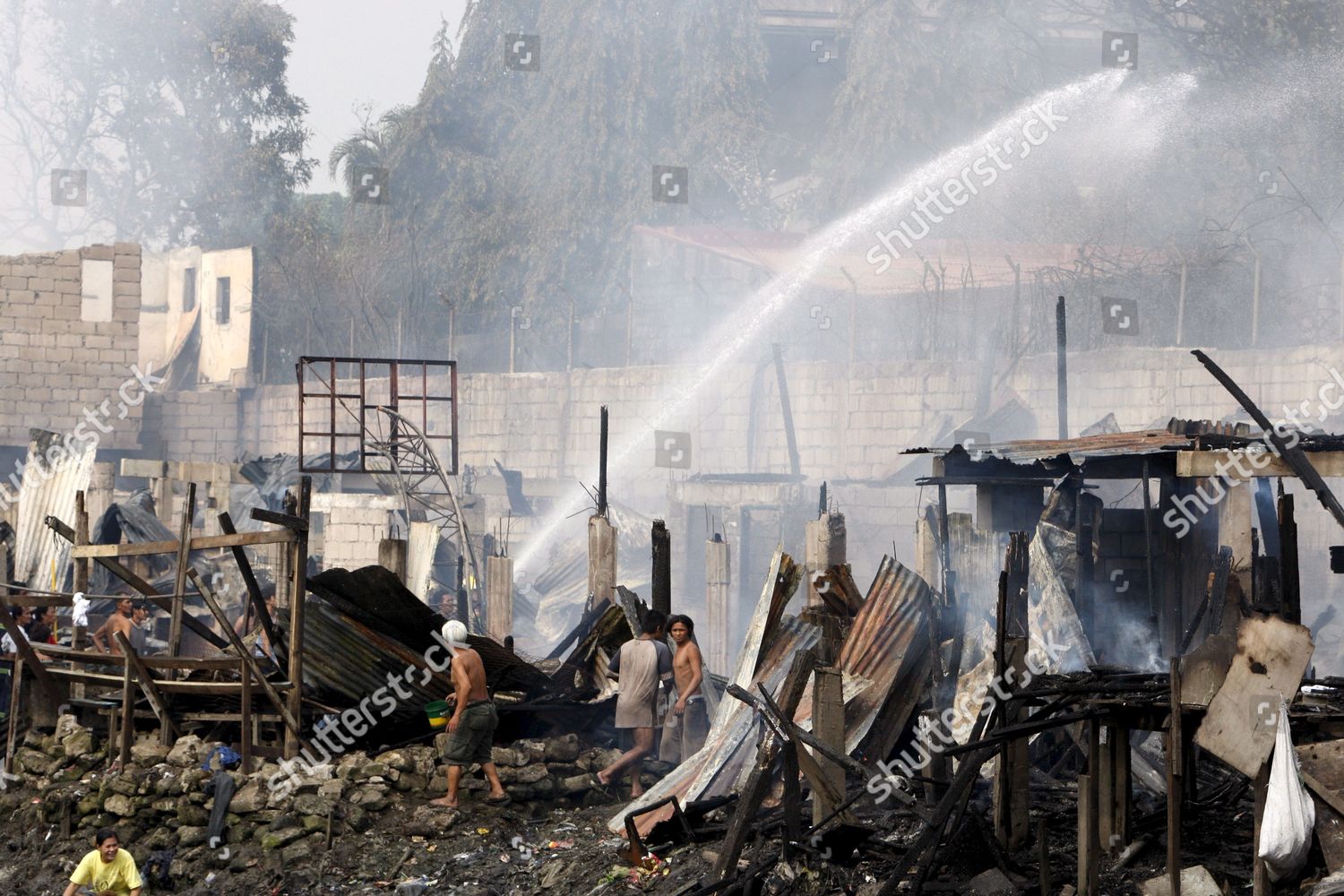 Filipino Fire Victims Salvage Their Belongings Editorial Stock Photo ...