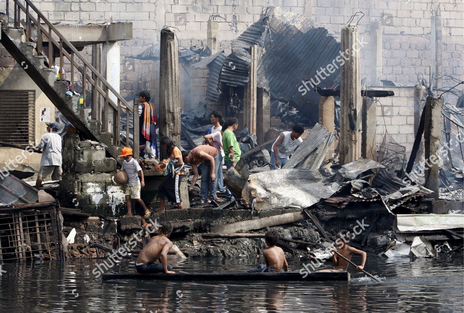 Filipino Fire Victims Salvage Their Belongings Editorial Stock Photo ...