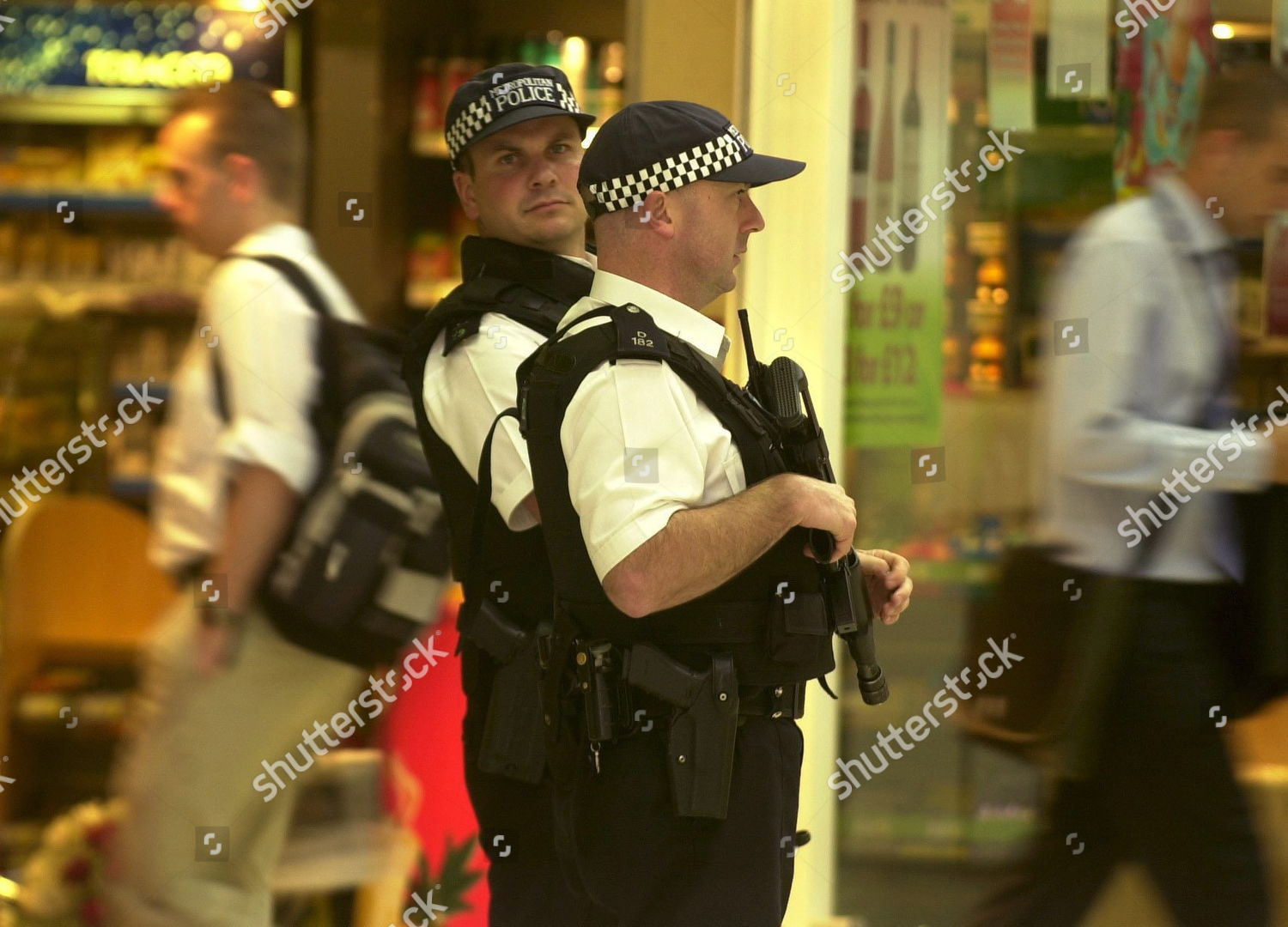 Armed Police Guard London Bridge Station Editorial Stock Photo - Stock ...
