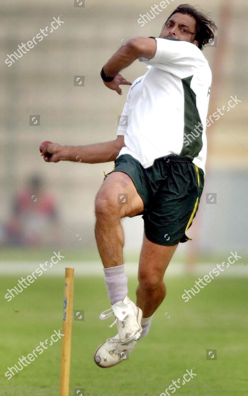 Pakistani Fast Bowler Shoaib Akhtar Action Editorial Stock Photo ...