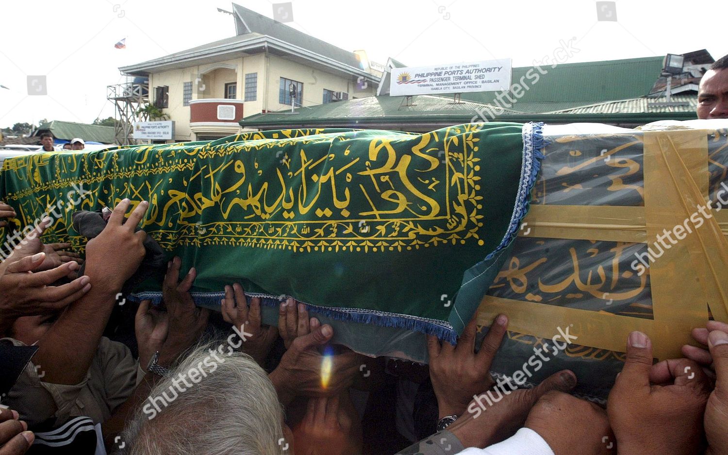 Filipino Muslim Relatives Constituents Carry Casket Editorial Stock ...