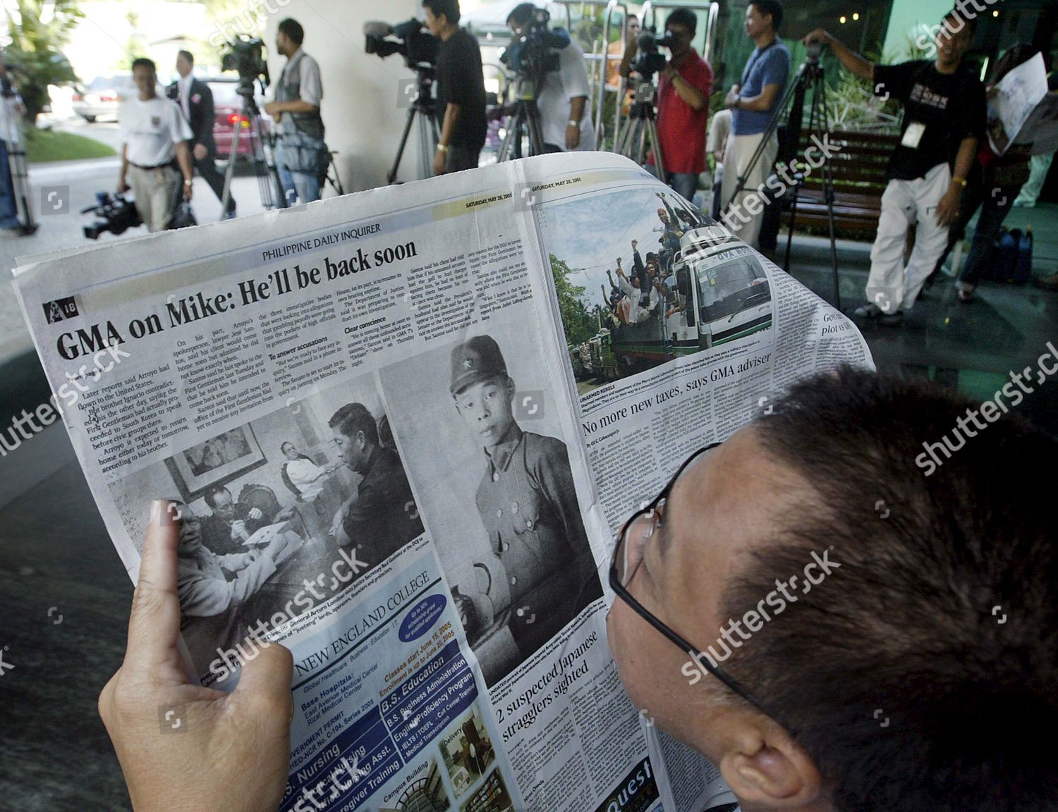Filipino Resident Reads Local Newspaper Showing Editorial Stock Photo ...