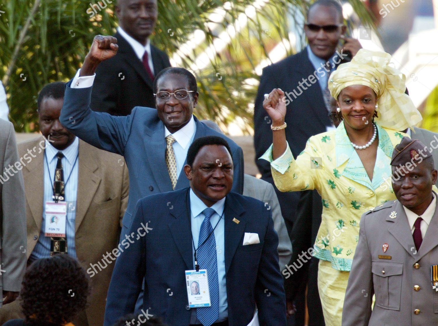 SURROUNDED BY BODYGUARDS ZIMBABWEAN PRESIDENT ROBERT Editorial Stock ...