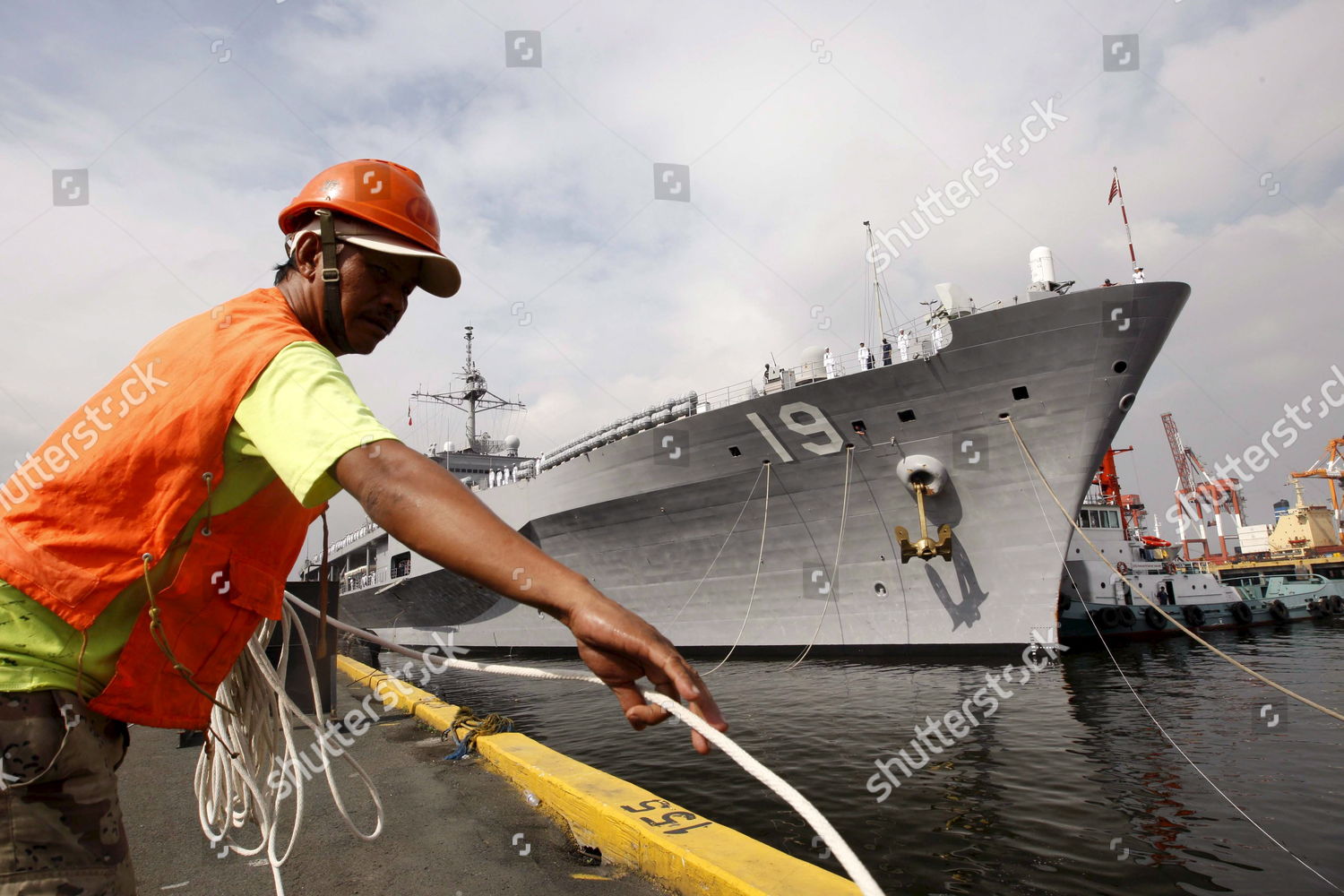 Filipino Port Worker Assists Uss Blue Editorial Stock Photo - Stock ...