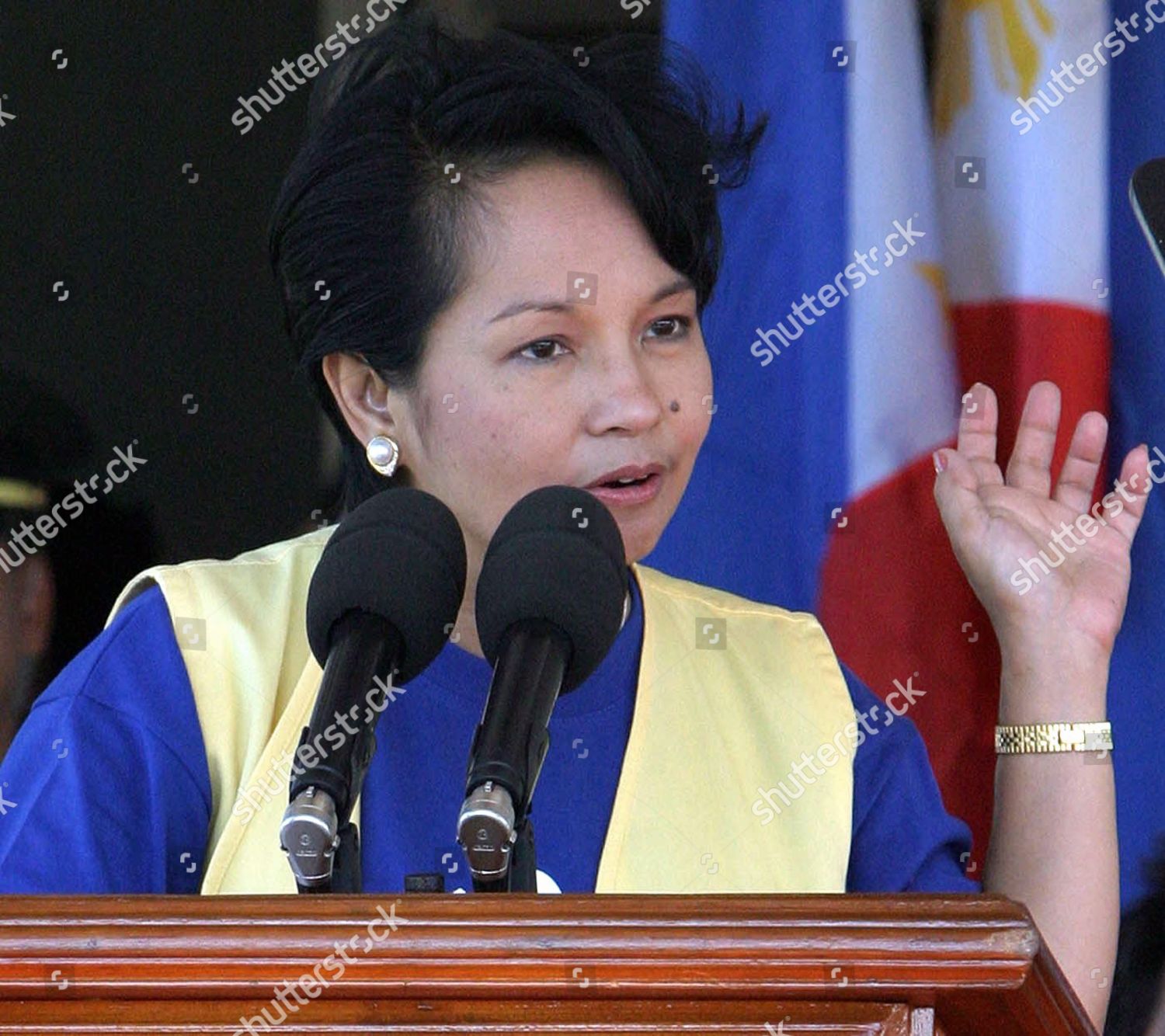 Philippine President Gloria Macapagalarroyo Speaks During Editorial ...