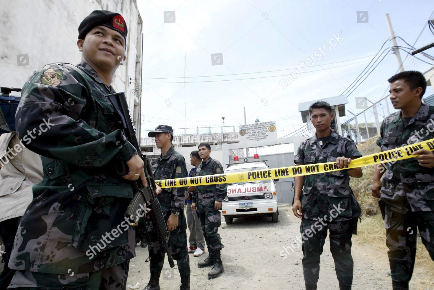 Filipino Elite Police On Assault Position Editorial Stock Photo - Stock ...