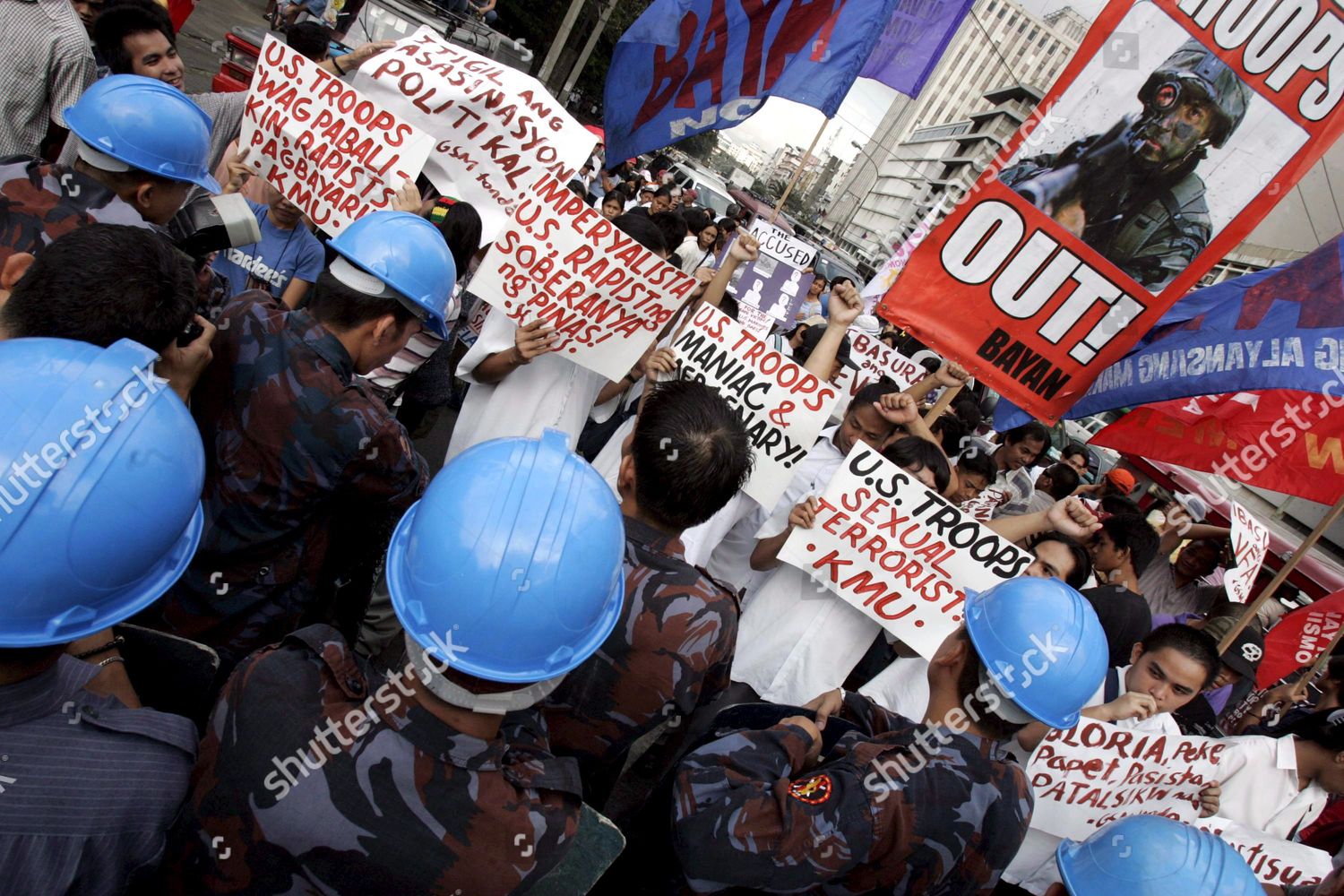 Filipino Riot Police Block Protesters Marching Editorial Stock Photo ...