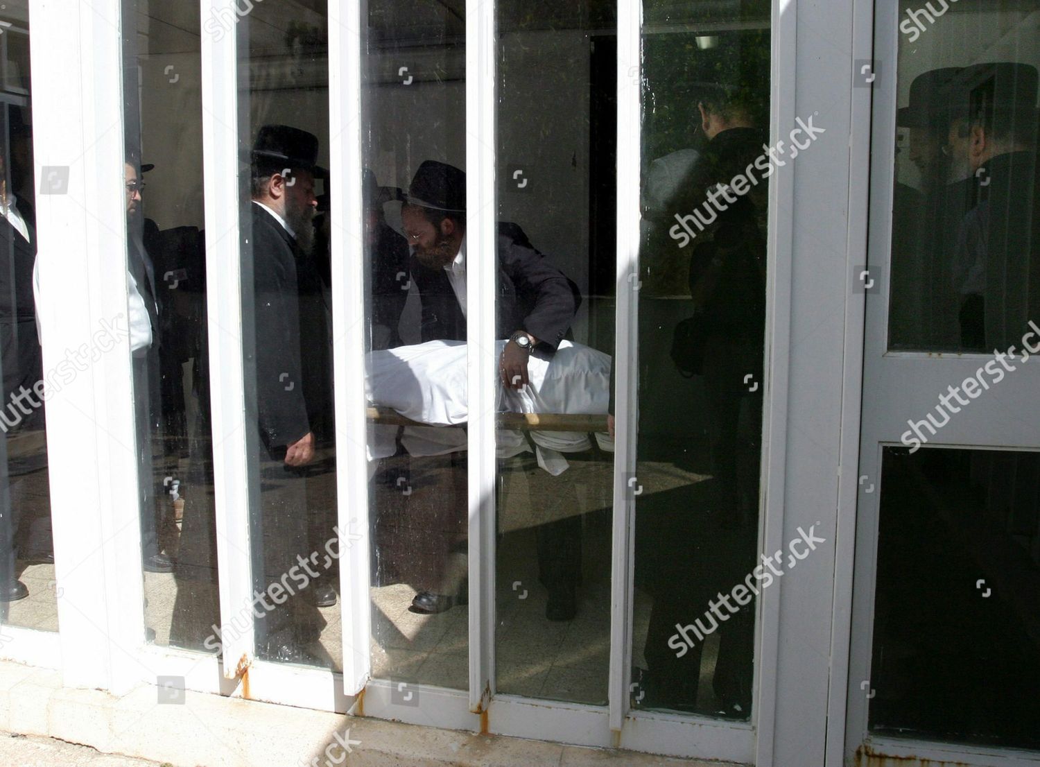 Rabbis Prepare Covered Body Nava Applebaum Editorial Stock Photo ...