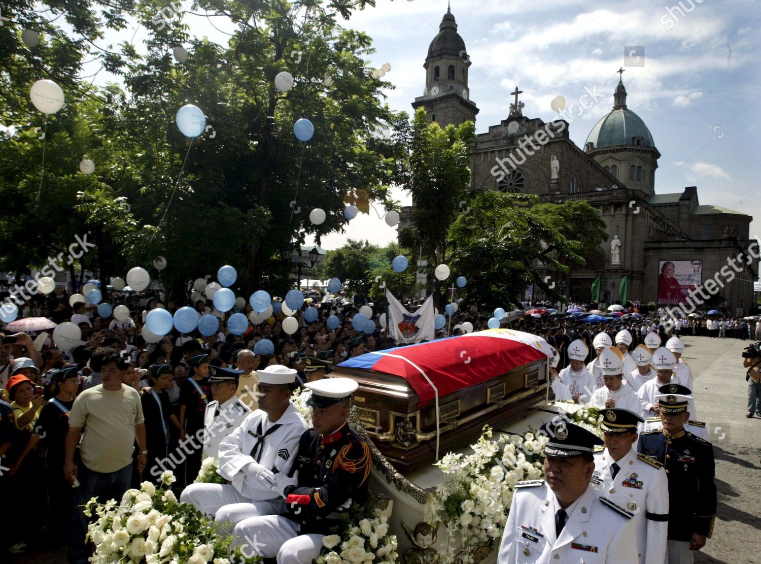 Filipino Soldiers Parade Casket Containing Philippines Editorial Stock ...