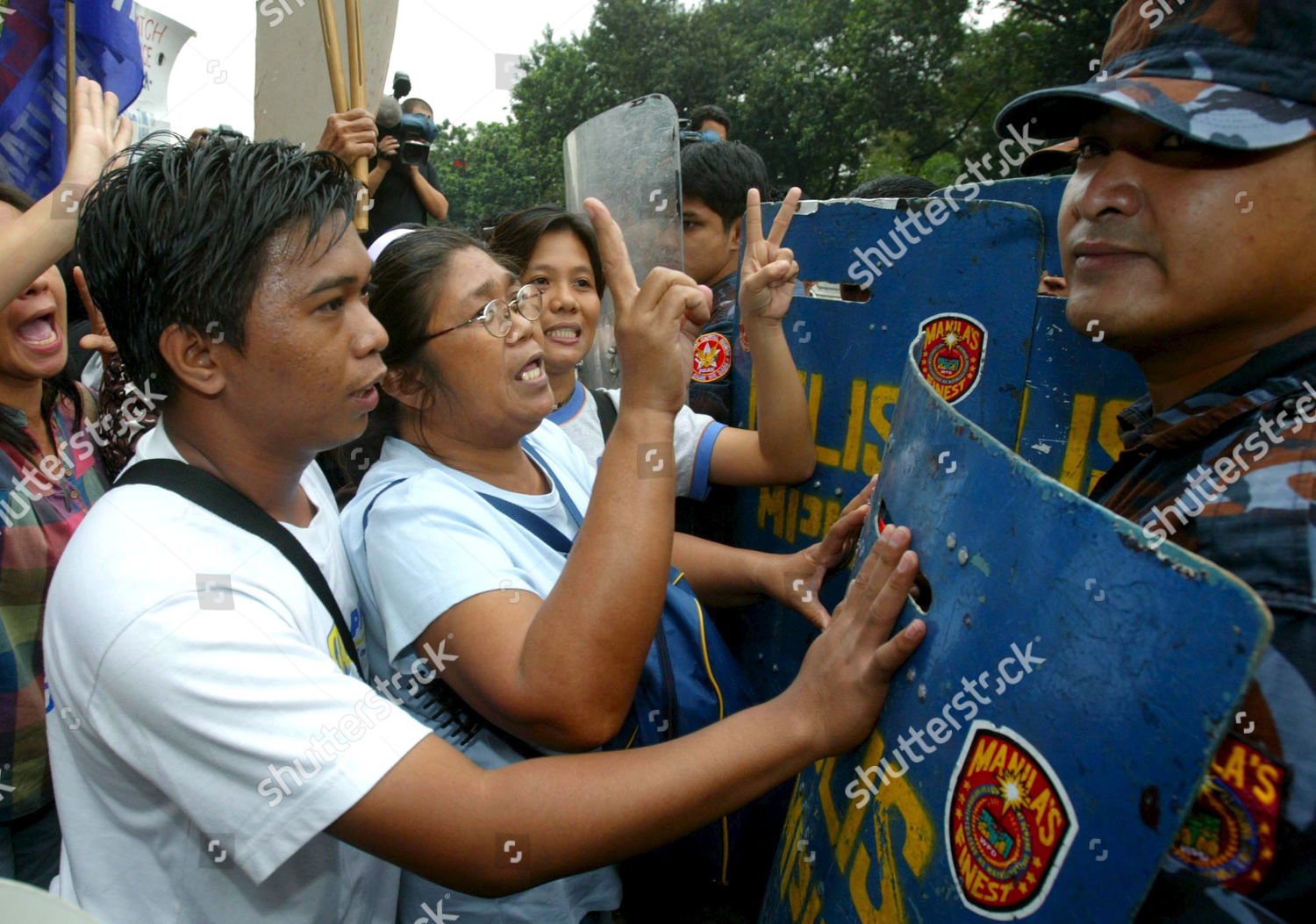 Filipino Riot Police Block Protesters Marching Editorial Stock Photo ...