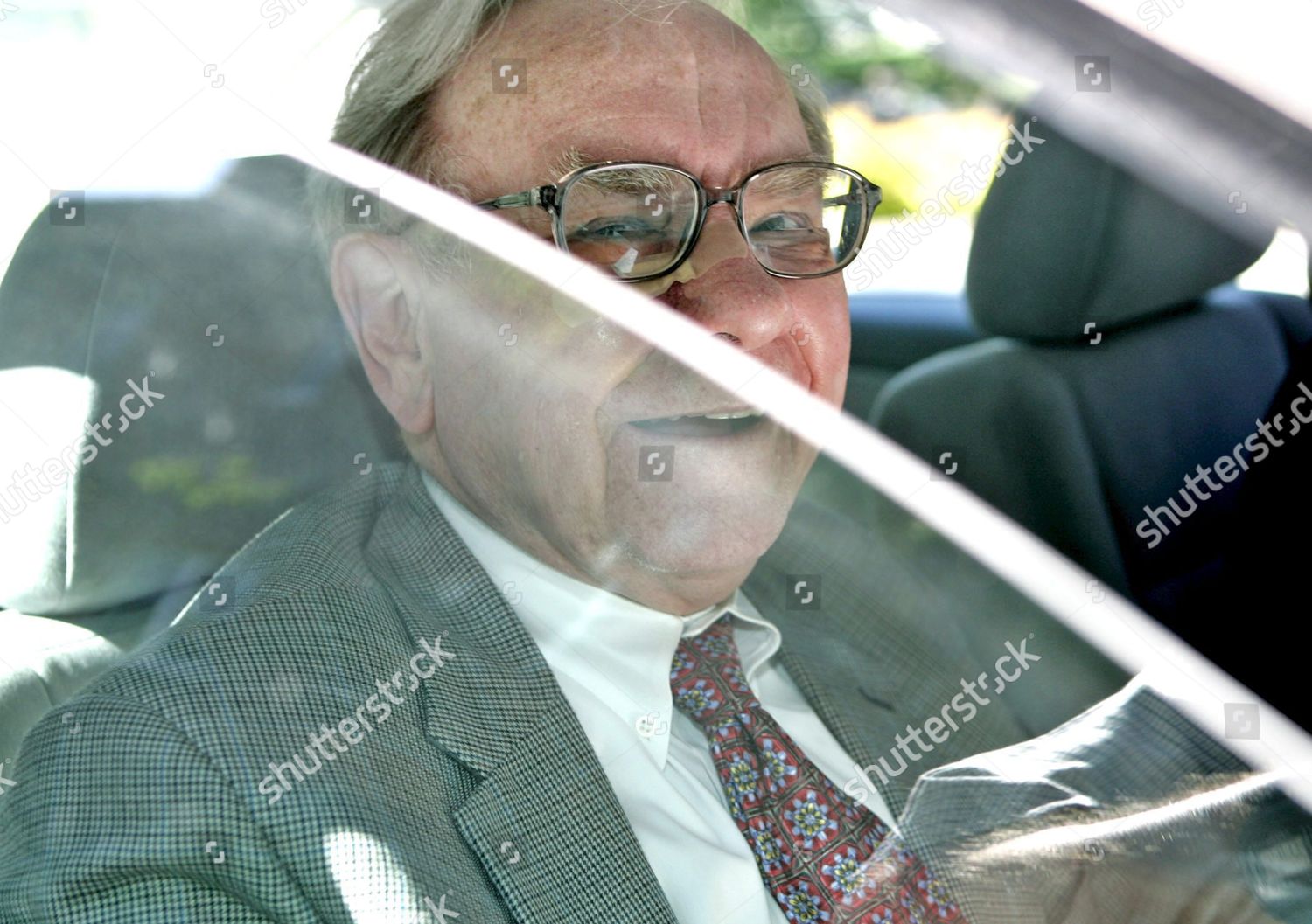 Warren Buffett Head Berkshire Hathaway Arrives Editorial Stock Photo ...