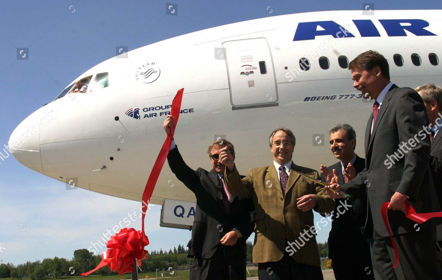 First Boeing 777300er Delivered International Lease Editorial Stock ...