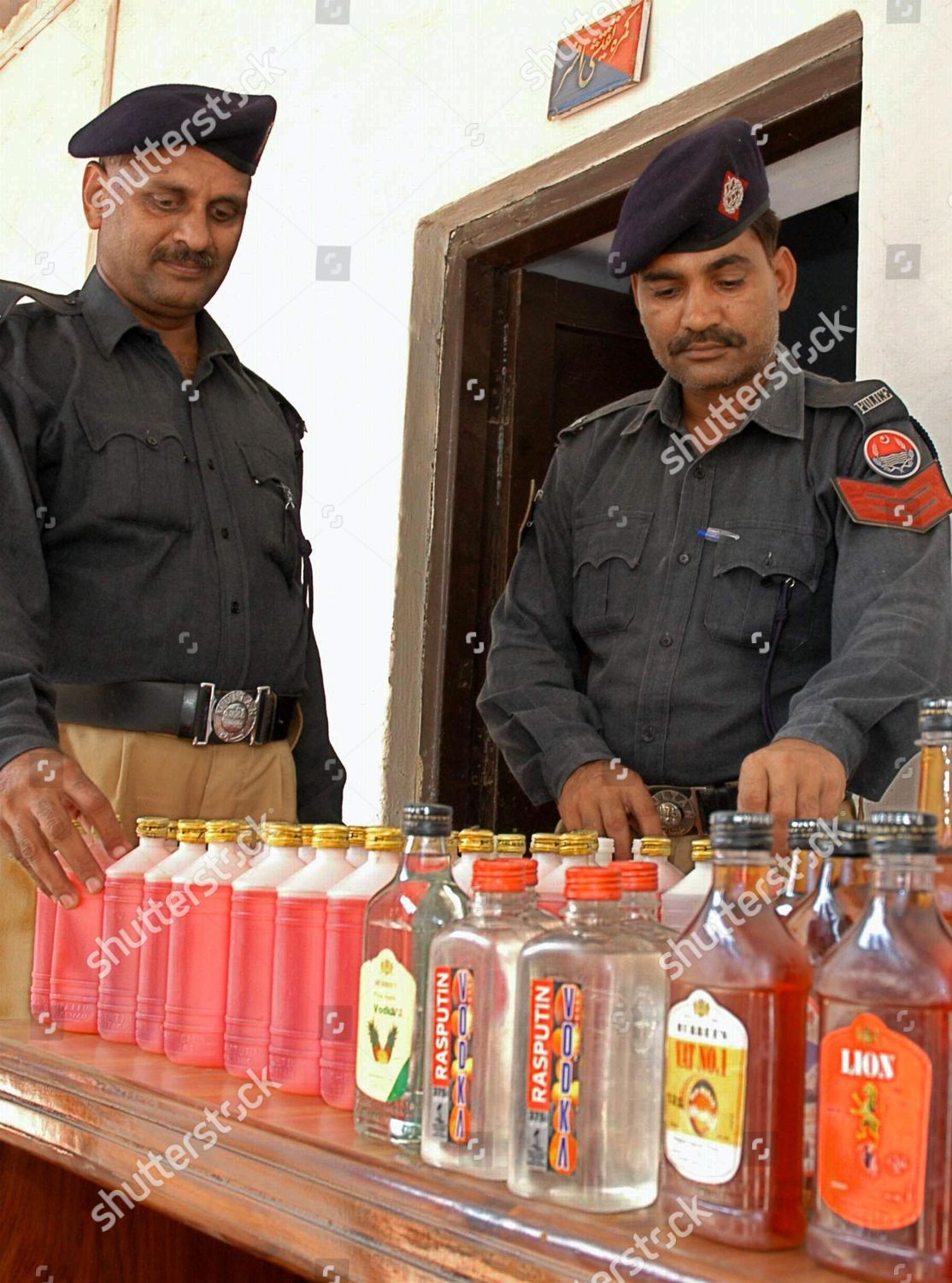 Pakistani Policemen Inspect Poisonous Alcohol Liquor Editorial Stock ...