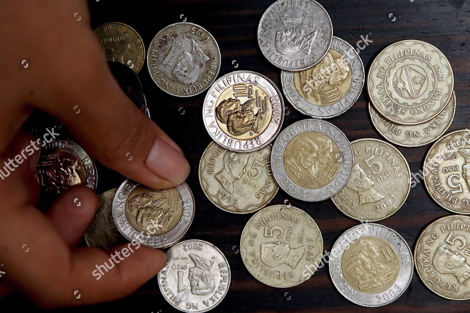 Philippine Peso Coins Denominations One Five Editorial Stock Photo ...