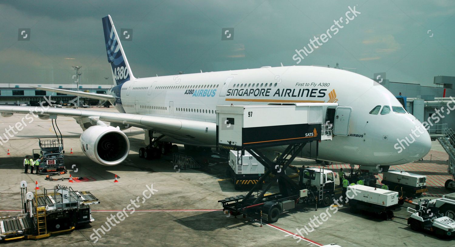 Super Jumbo Doubledecker Airbus A380 Aircraft Editorial Stock Photo ...
