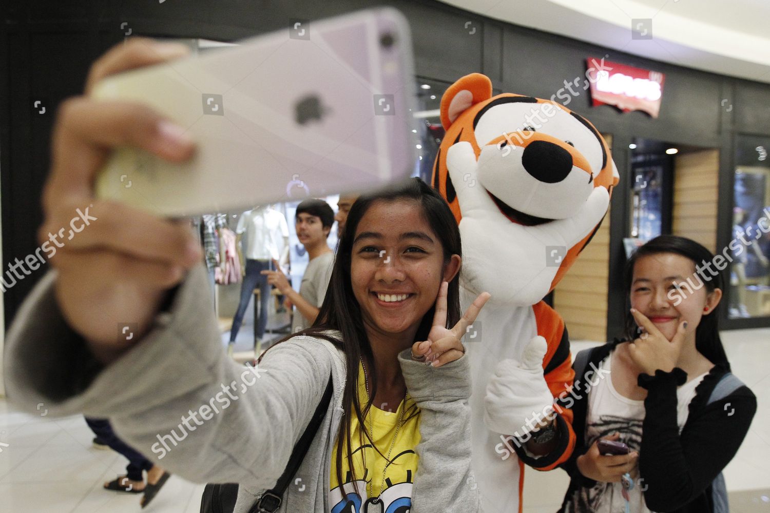 Cambodian Girls Take Selfie Environmental Activist Editorial Stock Photo - Stock Image ...