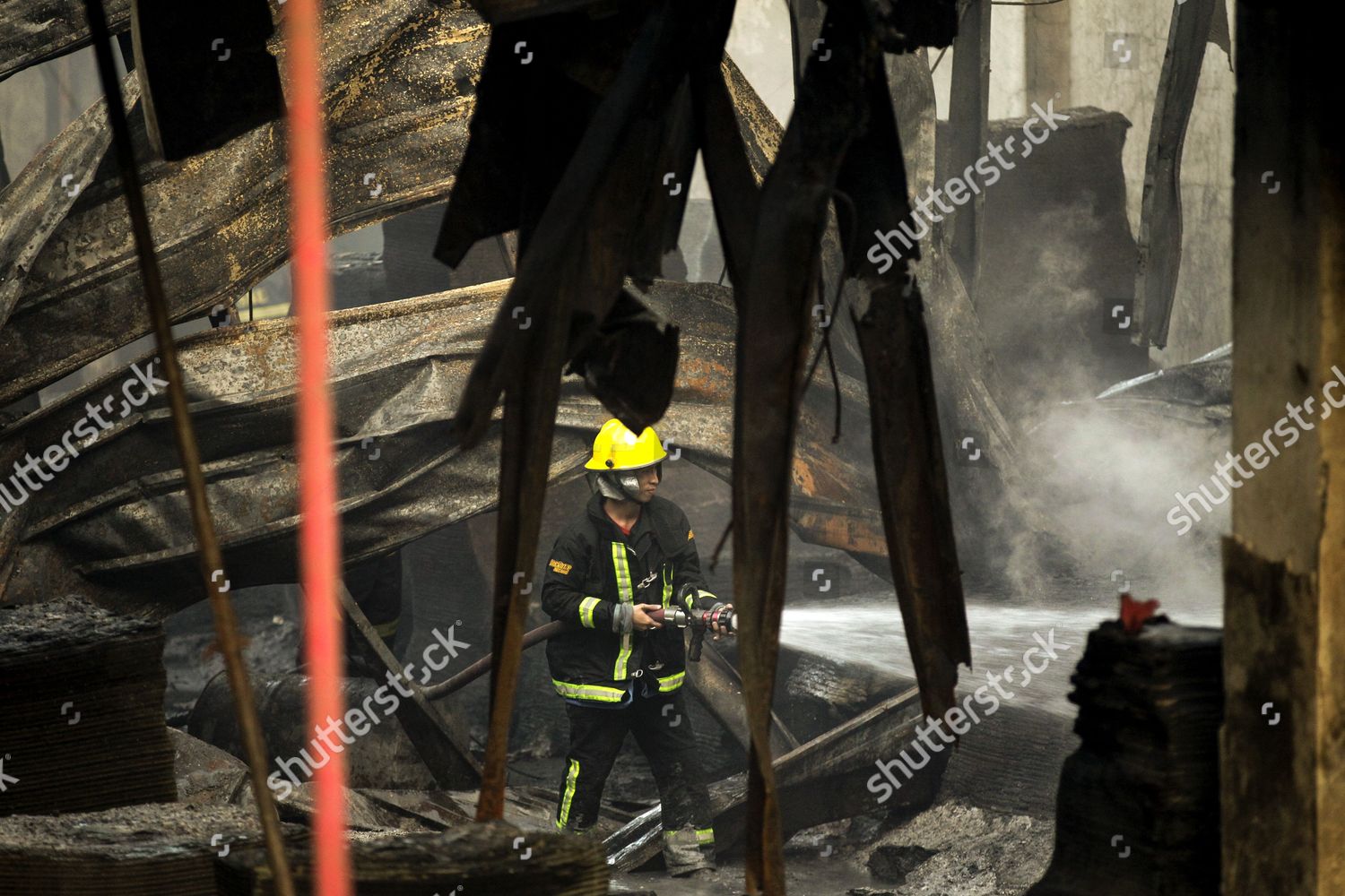 Filipino Fireman Extinguishes Fire Warehouse Valenzuela Editorial Stock ...