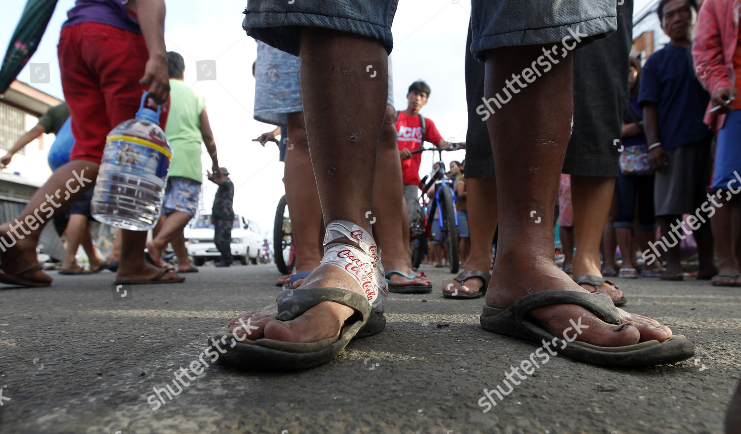 Filipino Typhoon Victims Queue Food Distribution Editorial Stock Photo ...