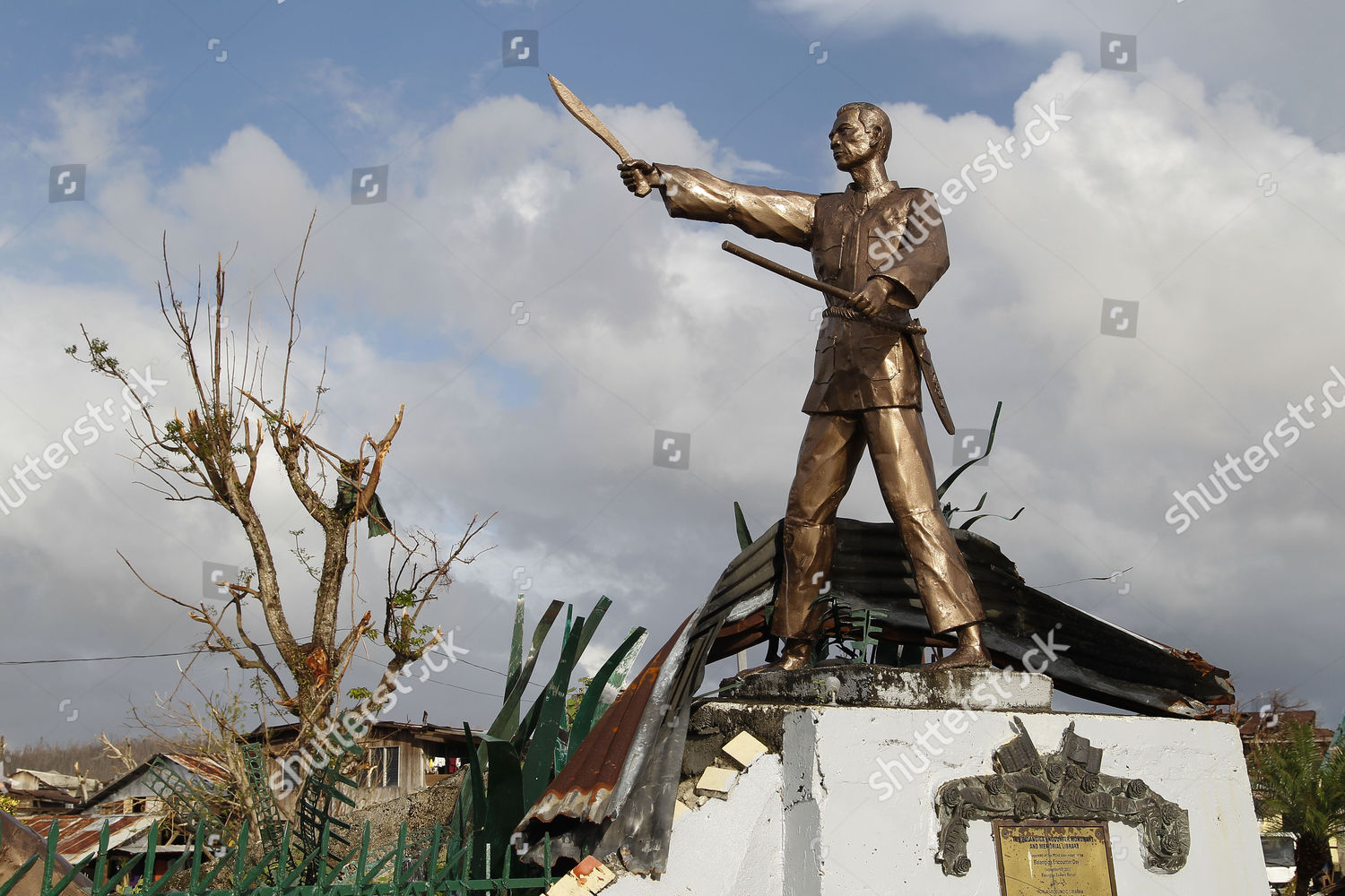Storm Damaged Balangiga Monument Near Guiuan Editorial Stock Photo ...
