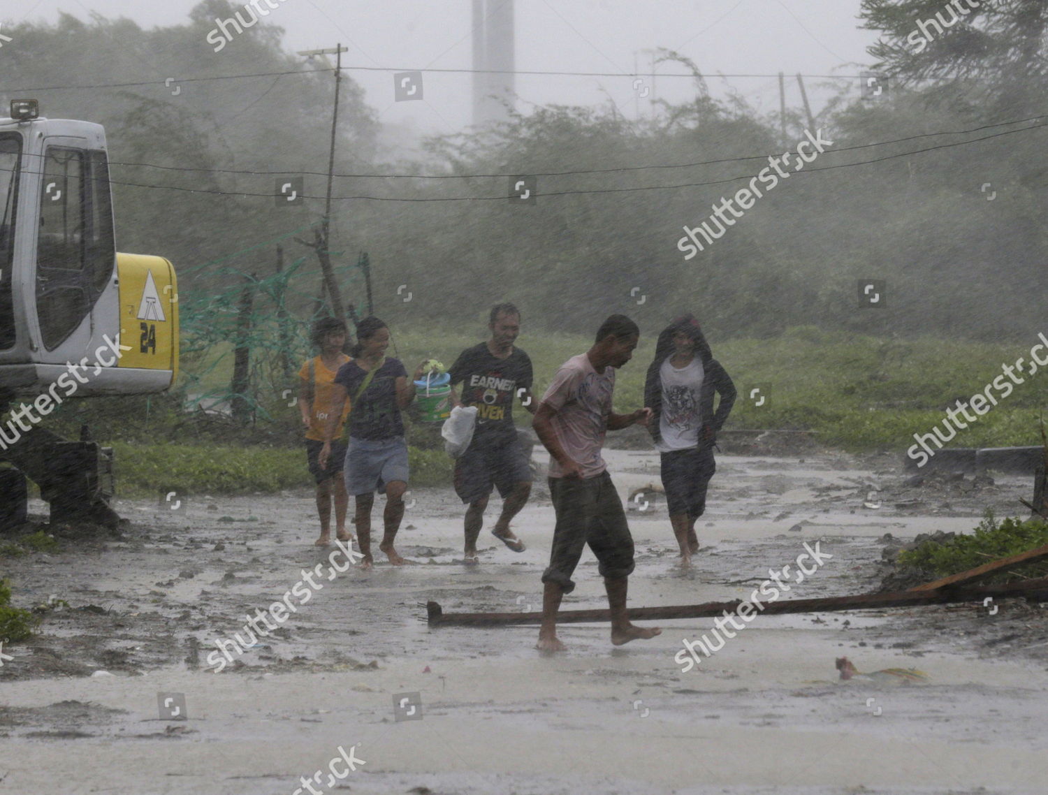 Filipino Residents Flee Strong Winds Rain Editorial Stock Photo - Stock ...