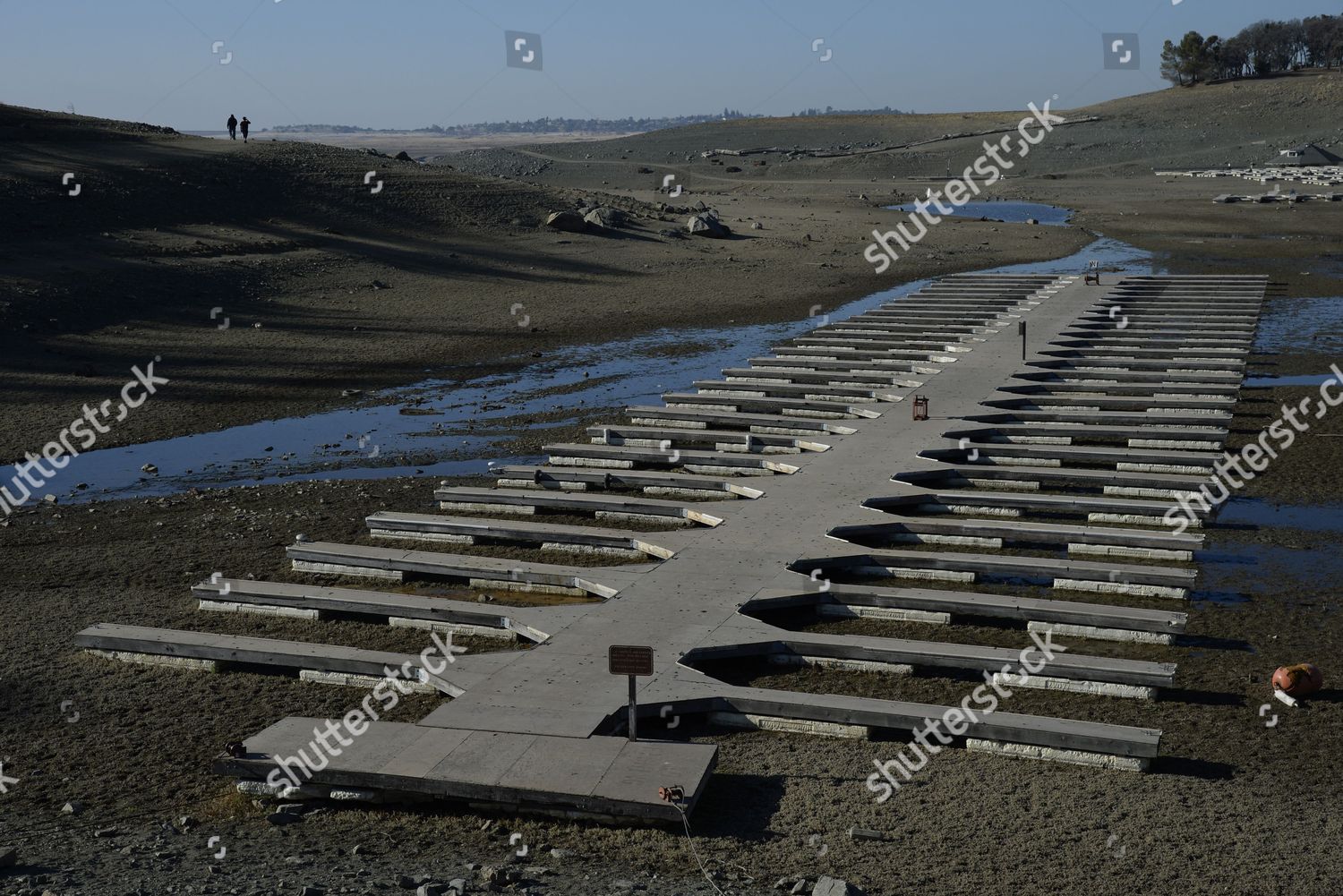 Empty Boat Slips Along Folsom Lake Editorial Stock Photo - Stock Image ...