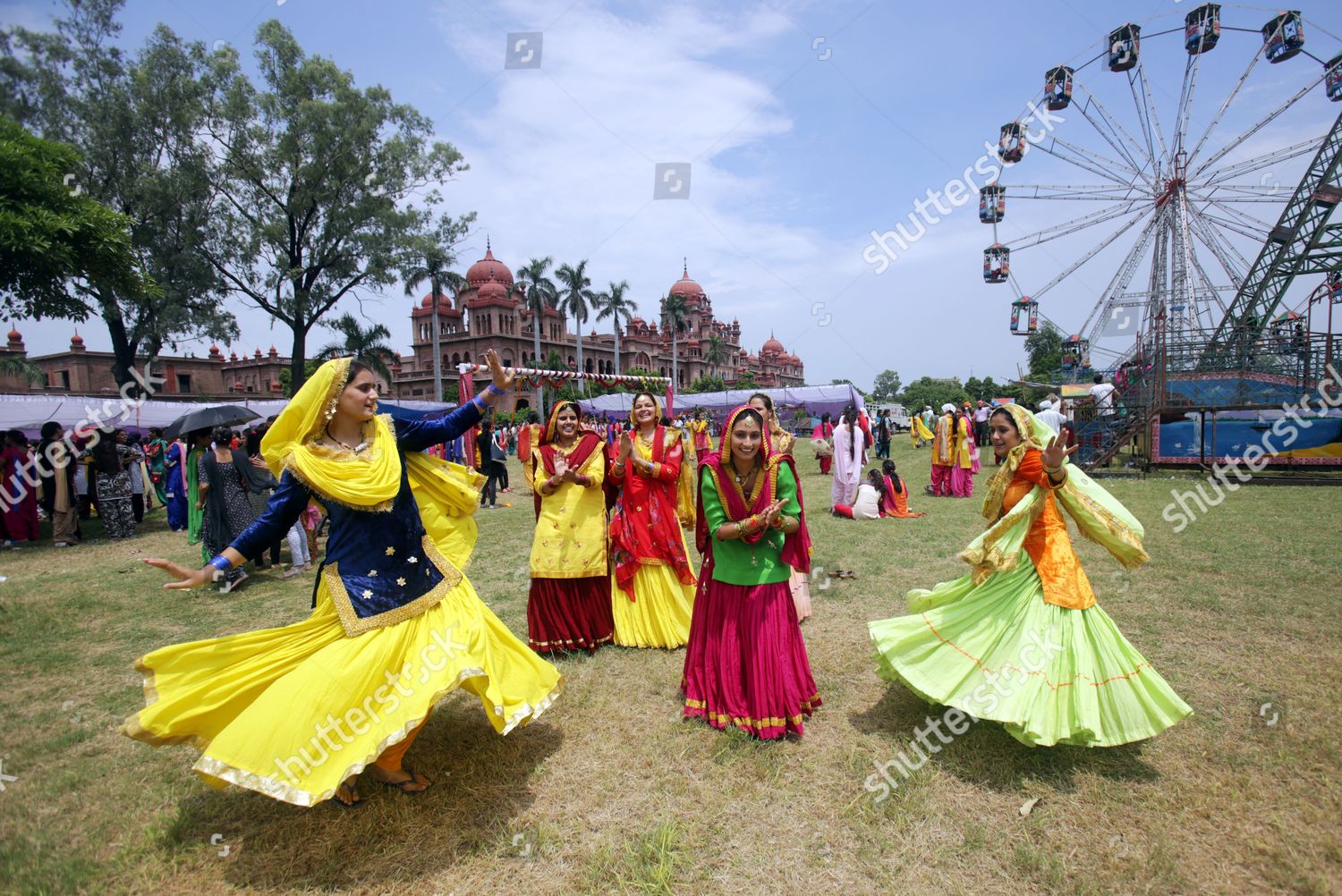 Indian Girls Khalsa College Wearing Traditional Editorial Stock Photo ...