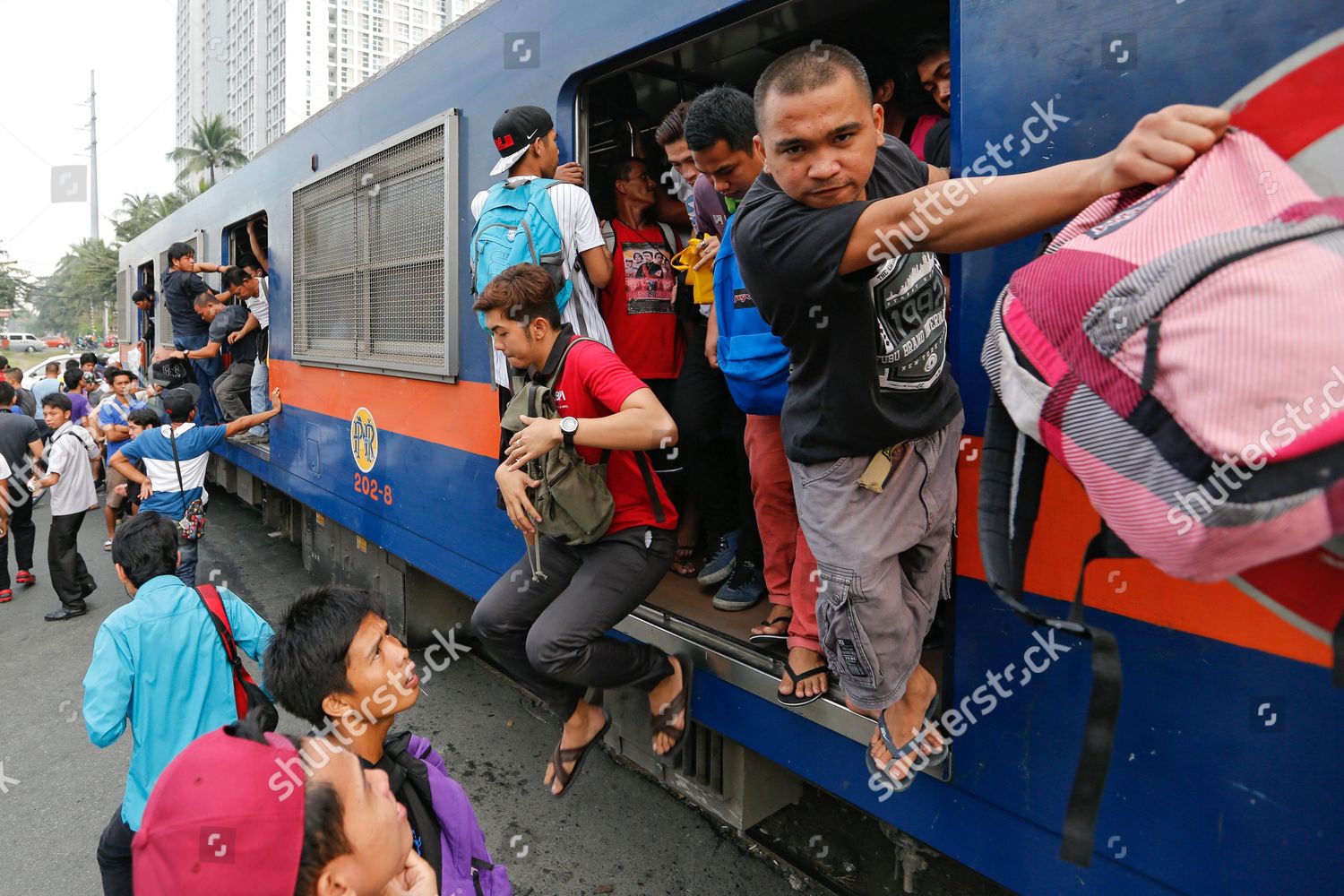 Filipinos Commuters Disembark Public Train Manila Editorial Stock Photo ...