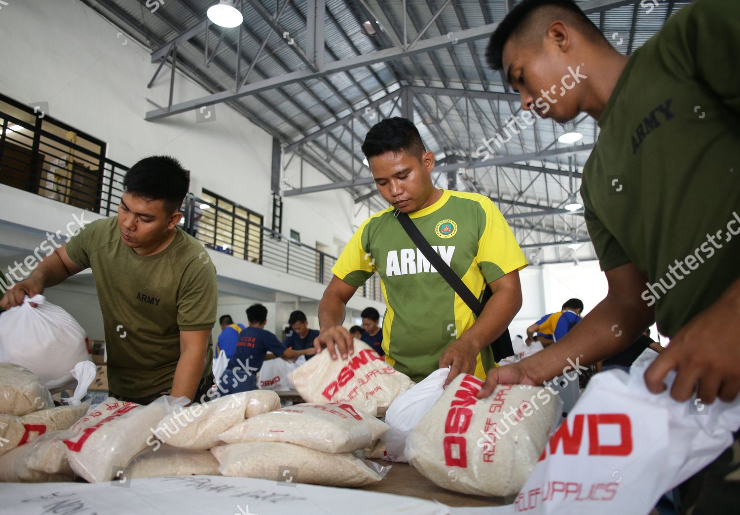 Filipino Volunteers Philippine Army Repack Relief Editorial Stock Photo ...