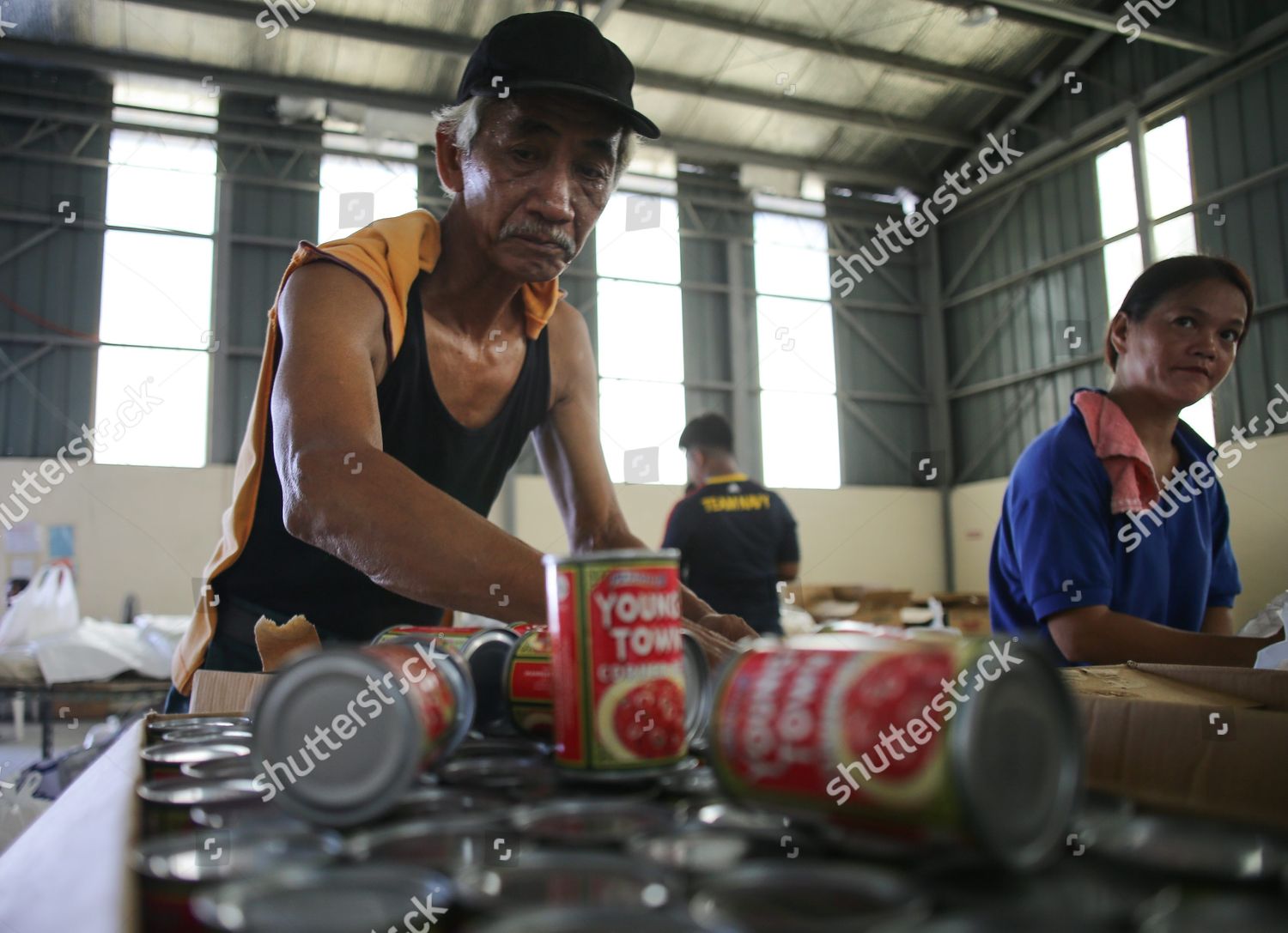 Filipino Volunteers Repack Relief Goods Typhoon Editorial Stock Photo ...