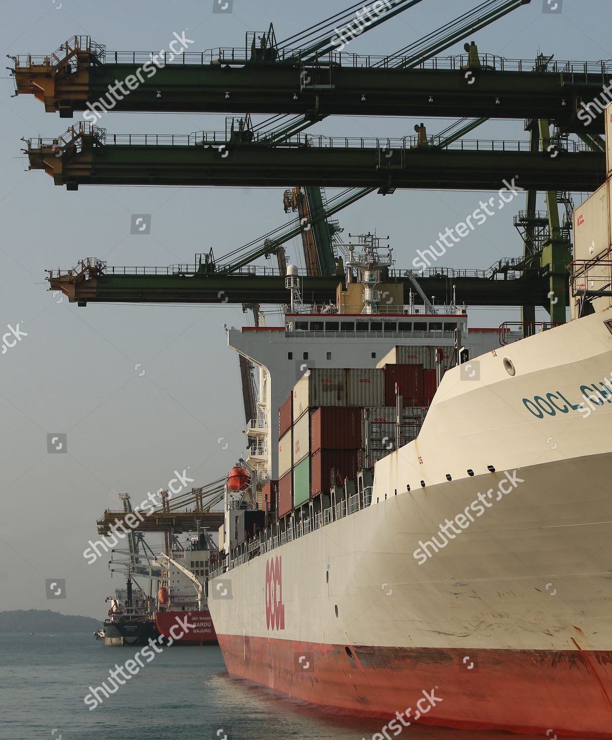 Container Ship Oocl Charleston Positioned Under Editorial Stock Photo ...