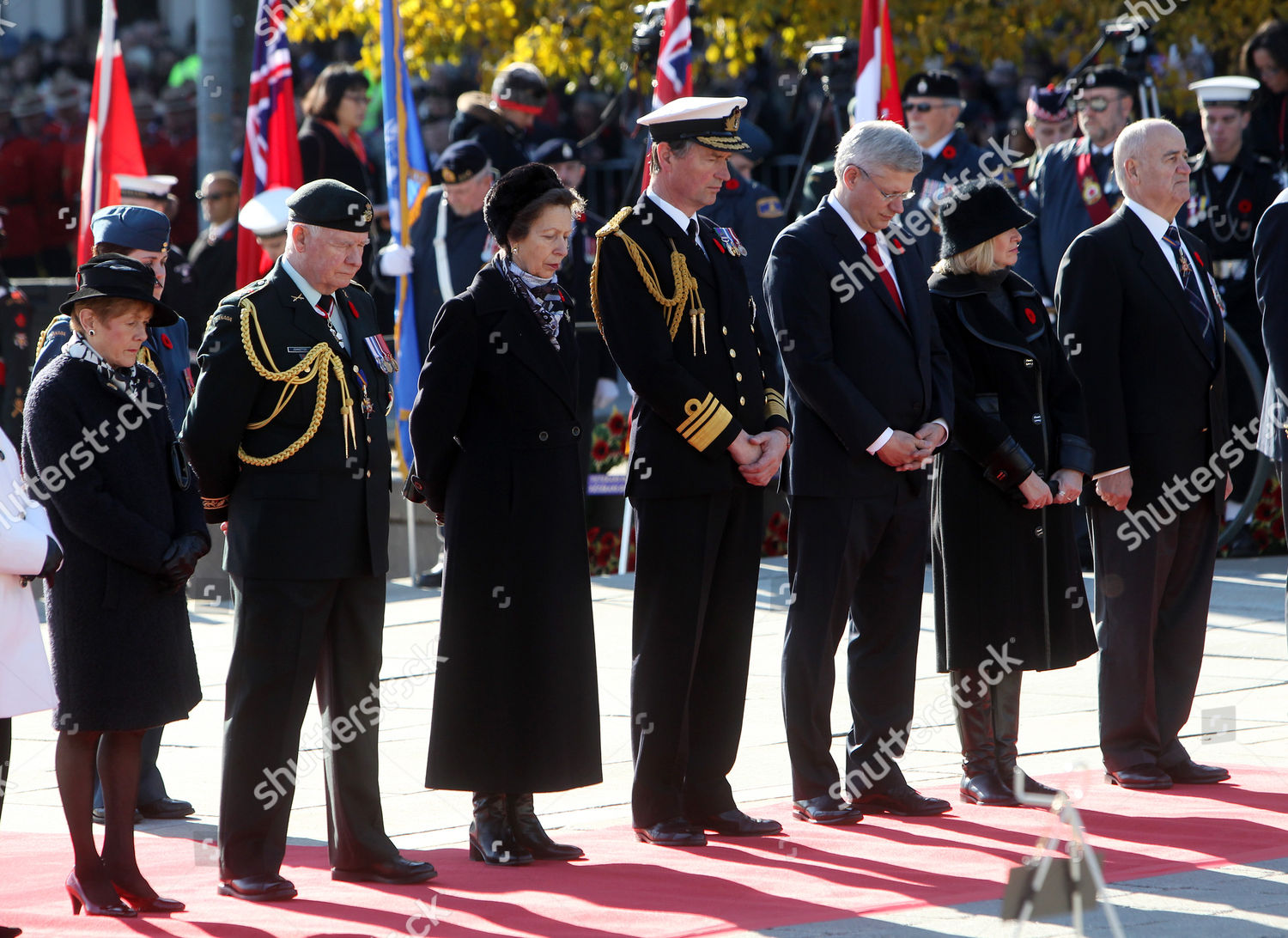 Dignitaries Stand Attention During Remembrance Day Editorial Stock ...