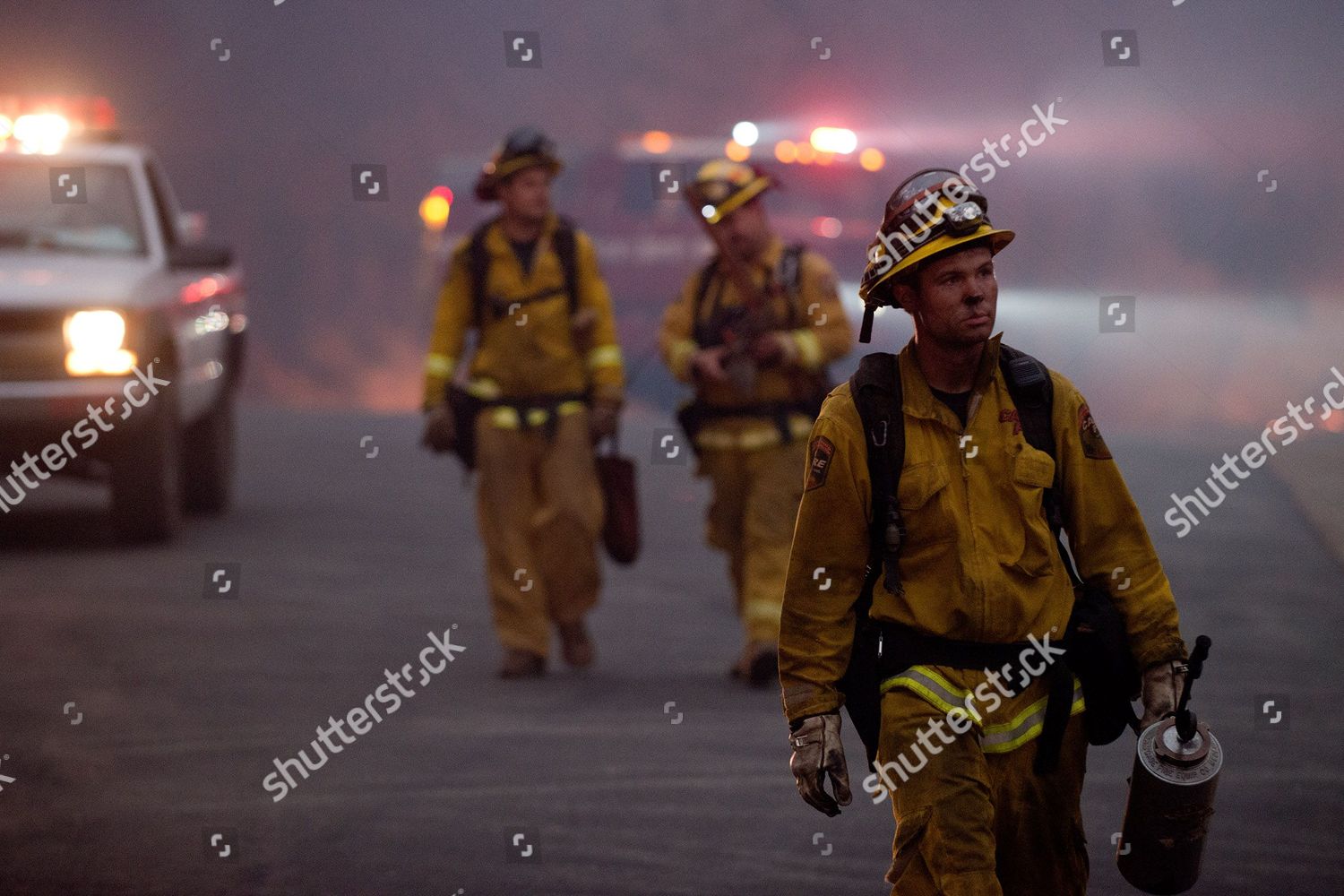 Cal Fire Engines Back Firefighters Conducting Editorial Stock Photo ...