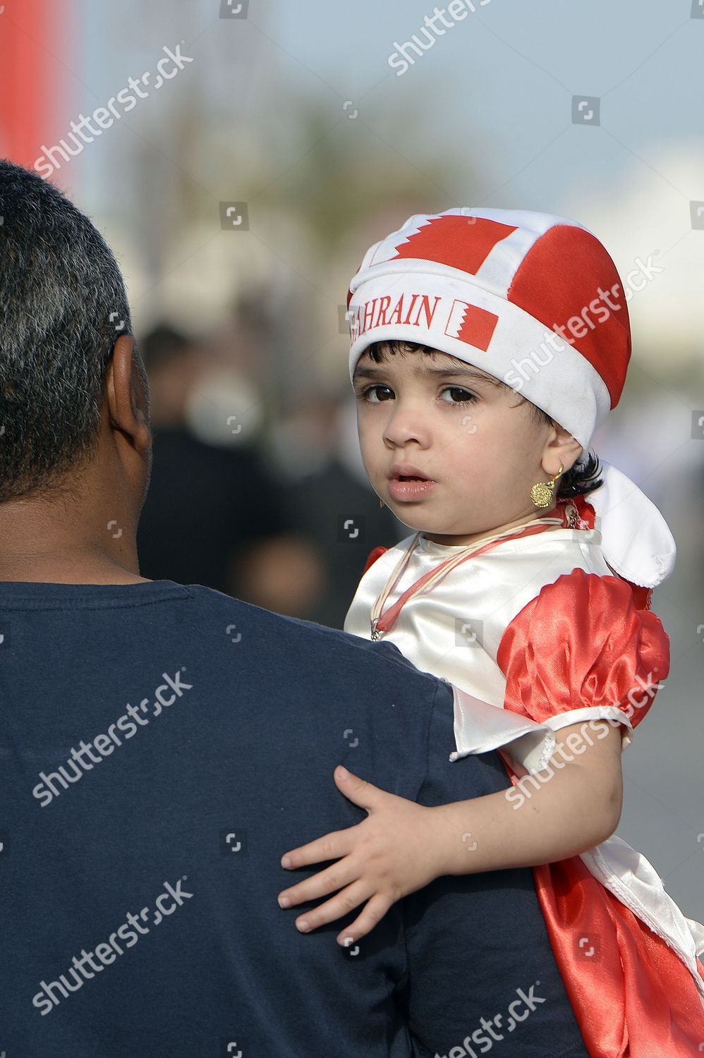 Man Shoulders His Young Girl Drabbed Editorial Stock Photo - Stock ...
