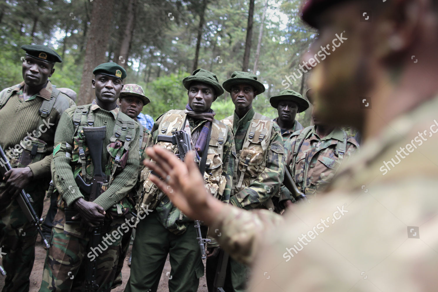 Kenyan Rangers Listen British Paratrooper 3rd Editorial Stock Photo ...